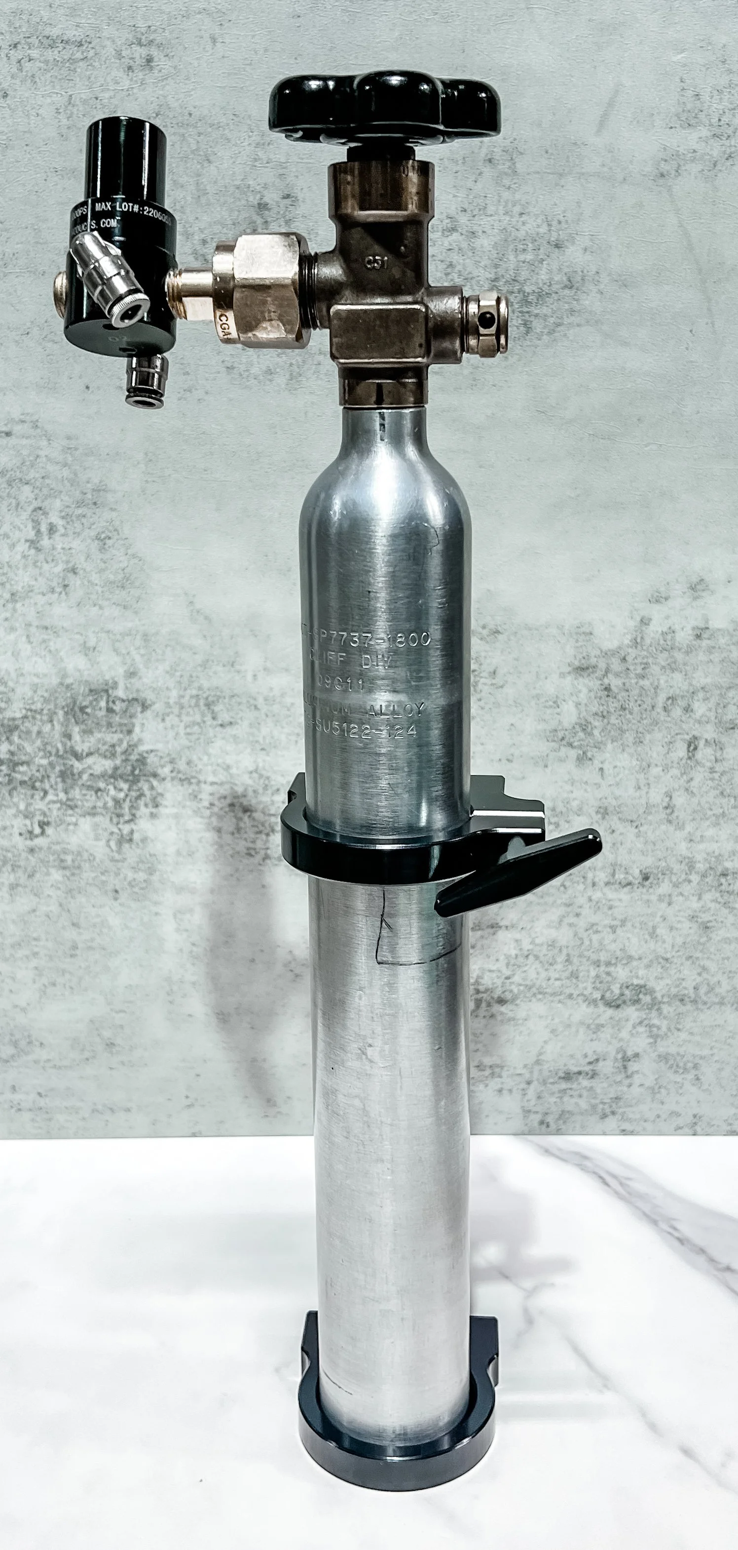 AIR BOTTLE CLAMP AND SUPPORT