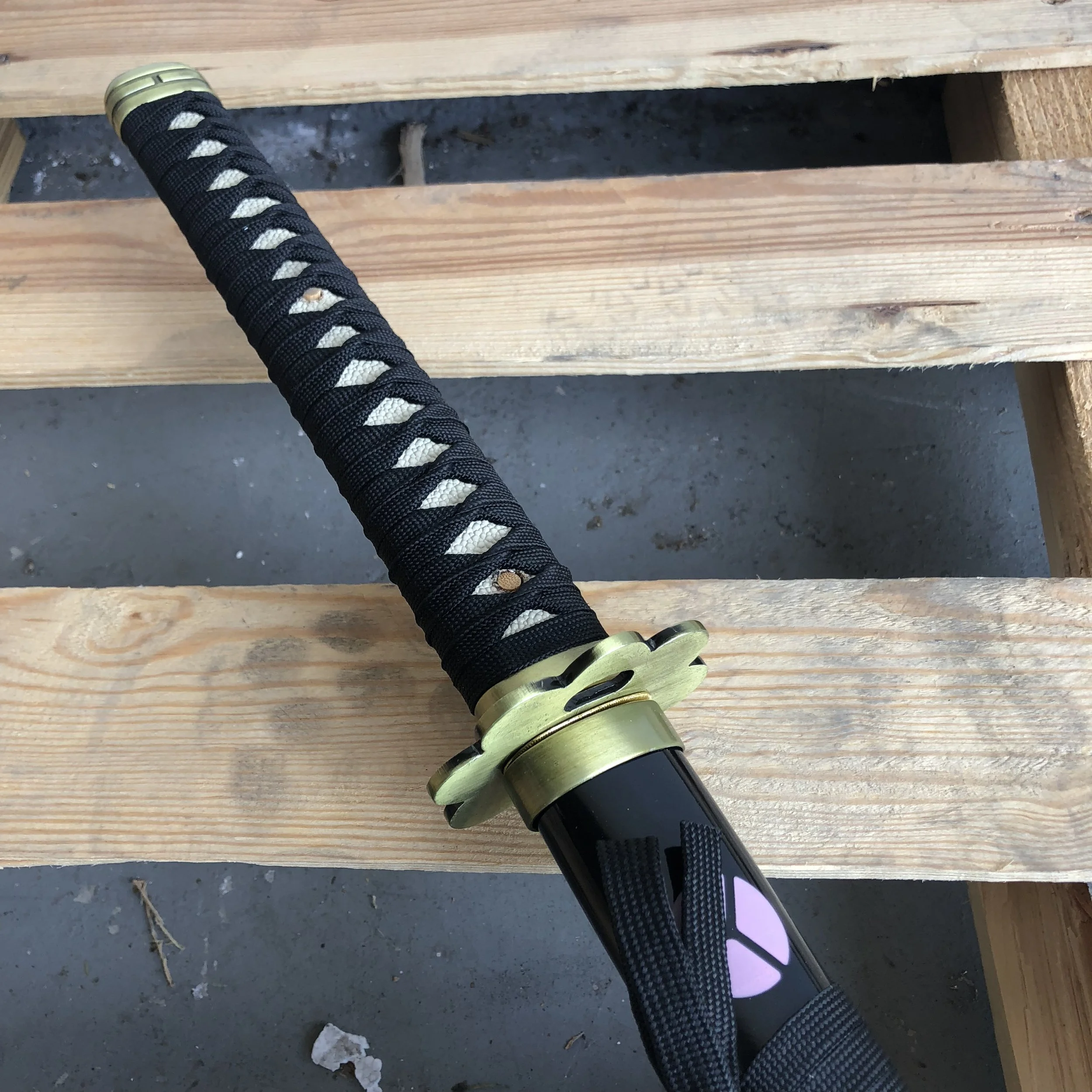 Katana Shusui Roronoa Zoro Gun MetaL (One Piece) — Armaduras Medievales