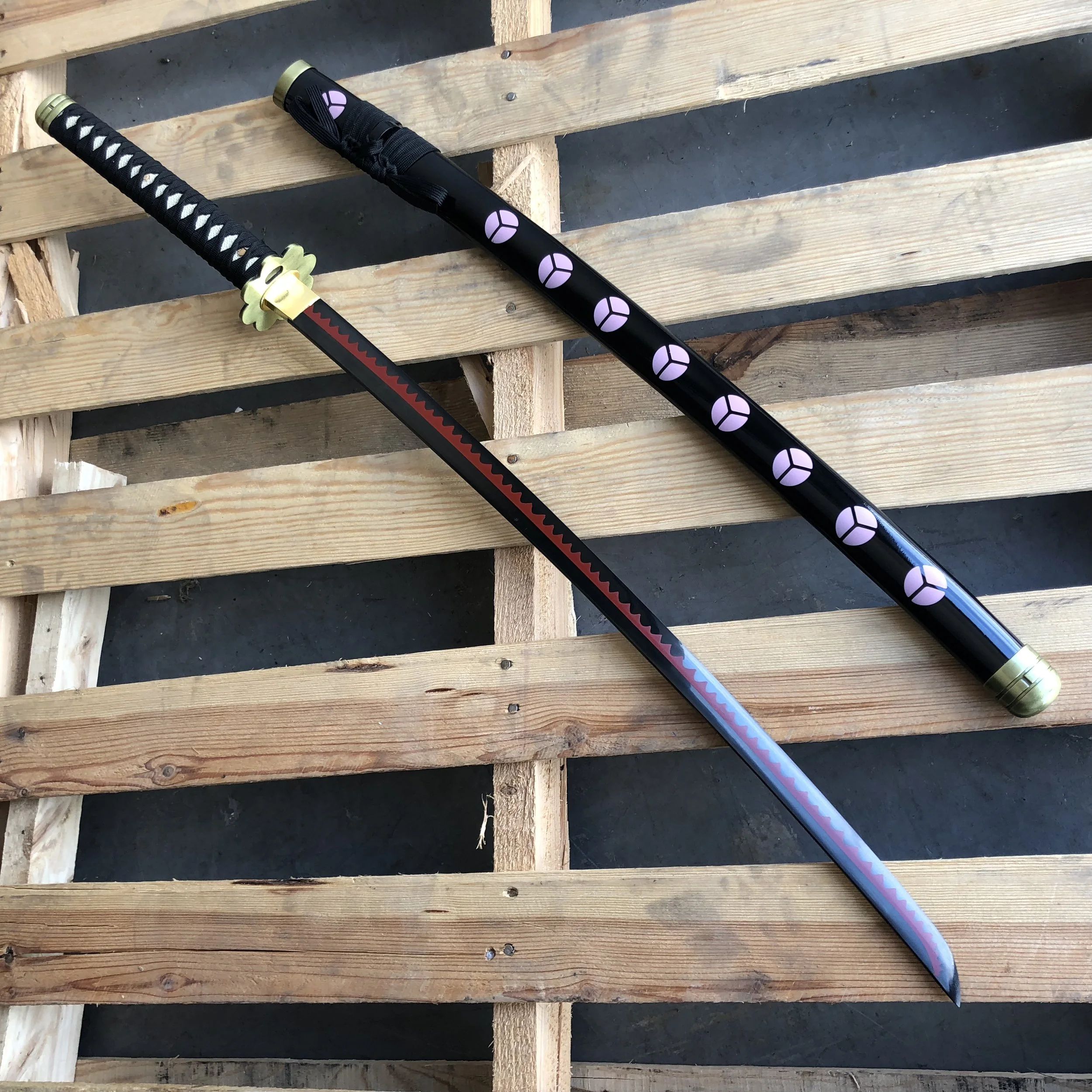 Katana Shusui Roronoa Zoro Gun MetaL (One Piece) — Armaduras Medievales