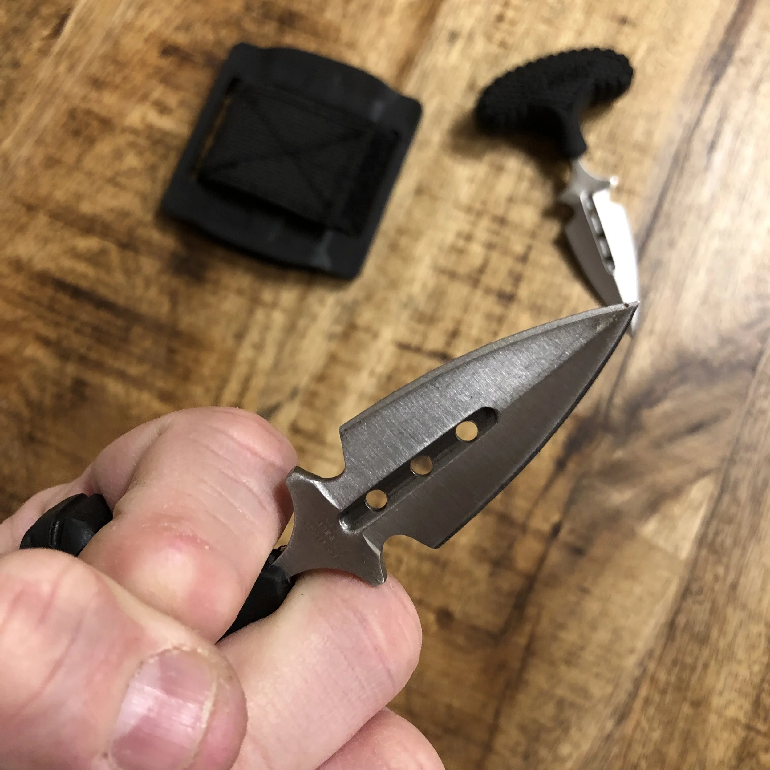 Set de Push Daggers Mtech 46 — Armaduras Medievales