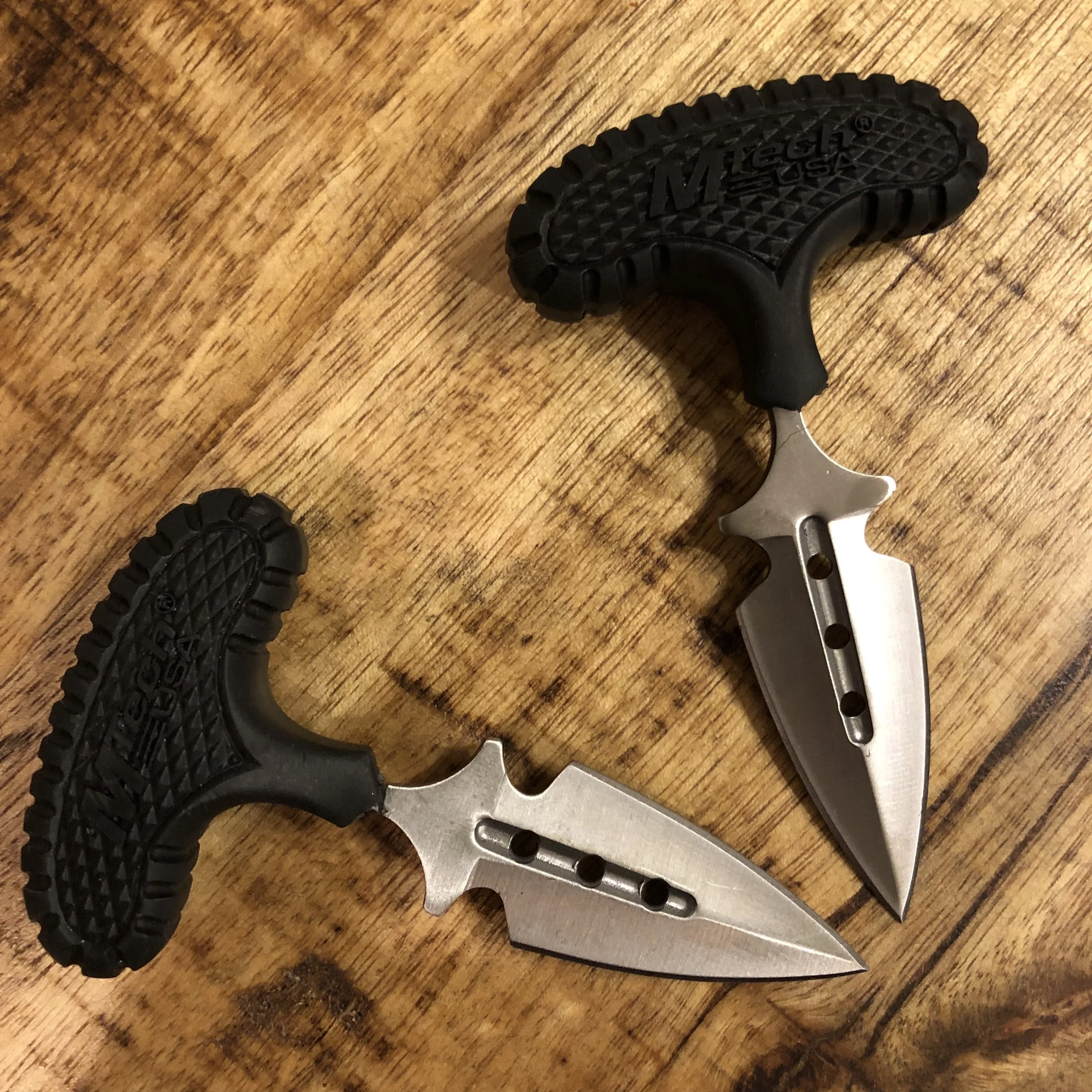 Set de Push Daggers Mtech 46 — Armaduras Medievales