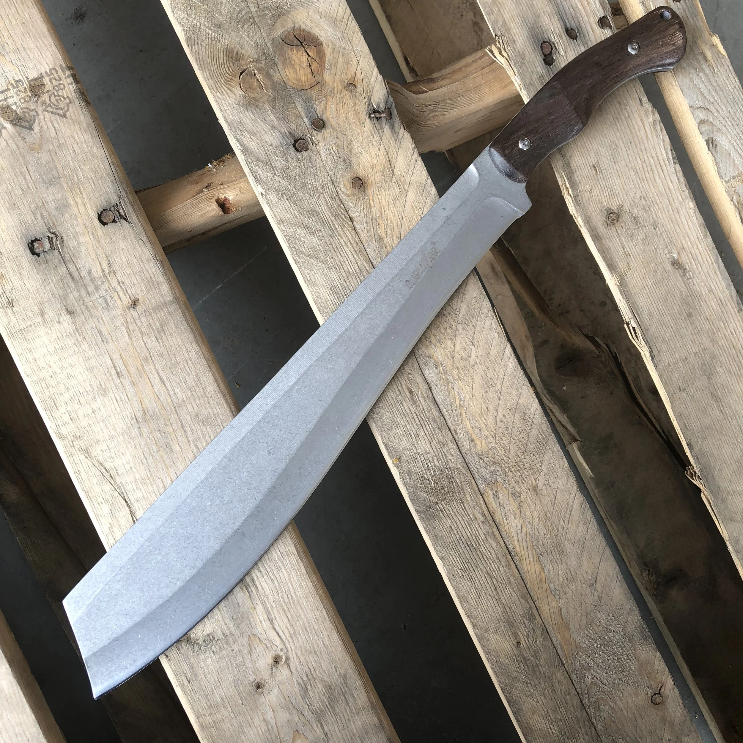 Navaja Tactica Tipo Karambit — Armaduras Medievales