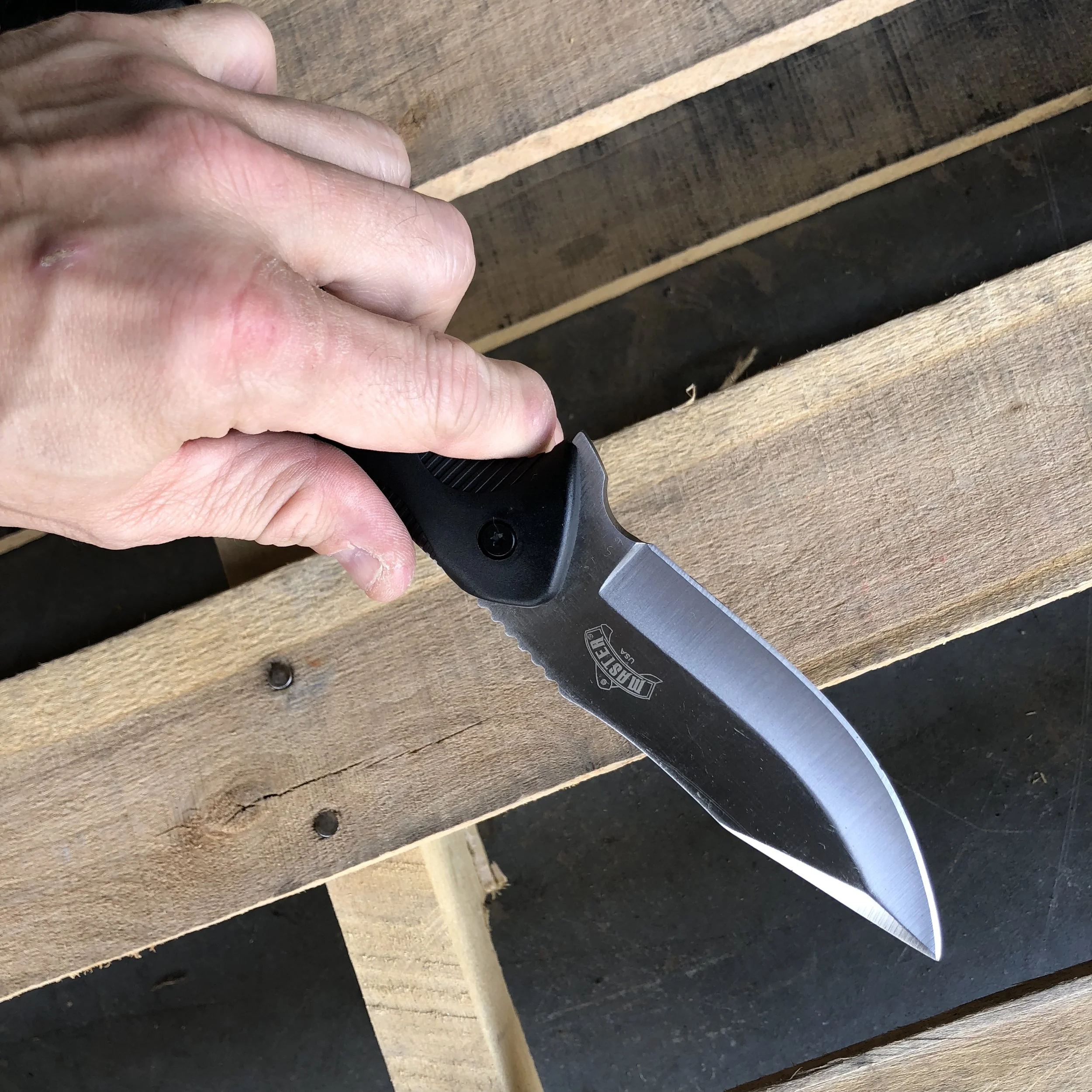 Cuchillo Con Funda Rigida Master Usa 1149 — Armaduras Medievales