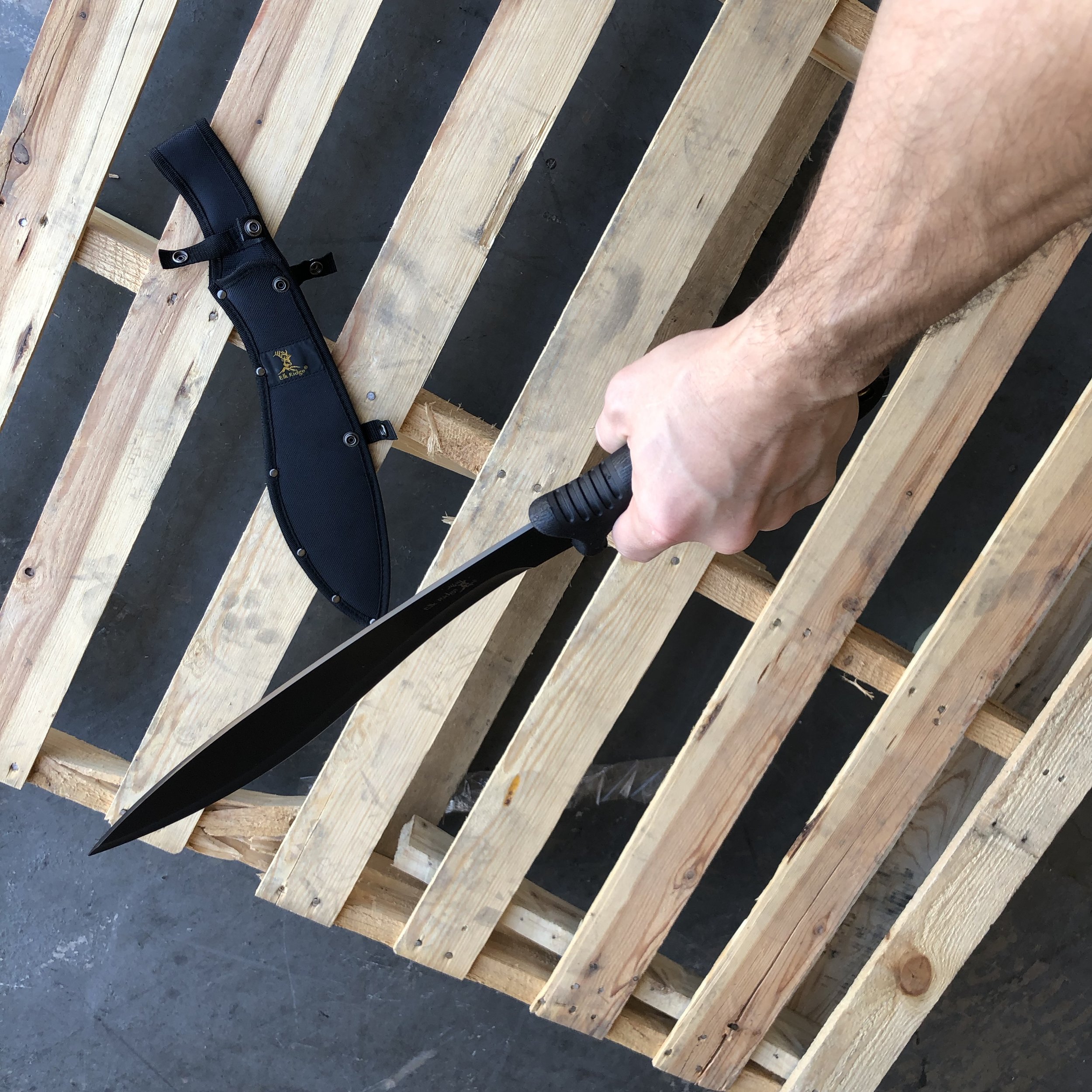 Machete Kukri Elk Ridge Con Filo Para Uso Rudo 523B — Armaduras Medievales