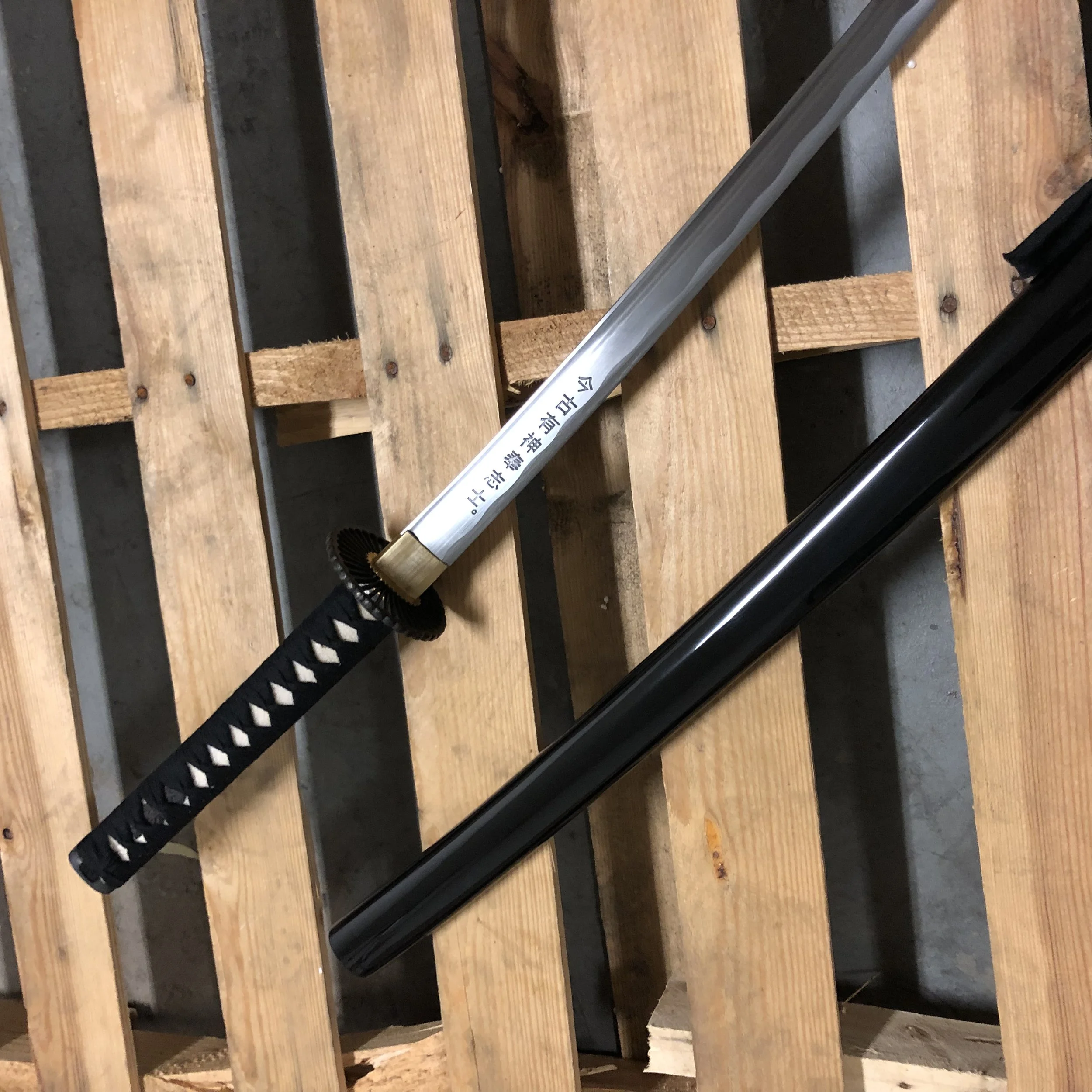 The Spit - Espada Funcional de Manganeso (Réplica Zombie Tools ...