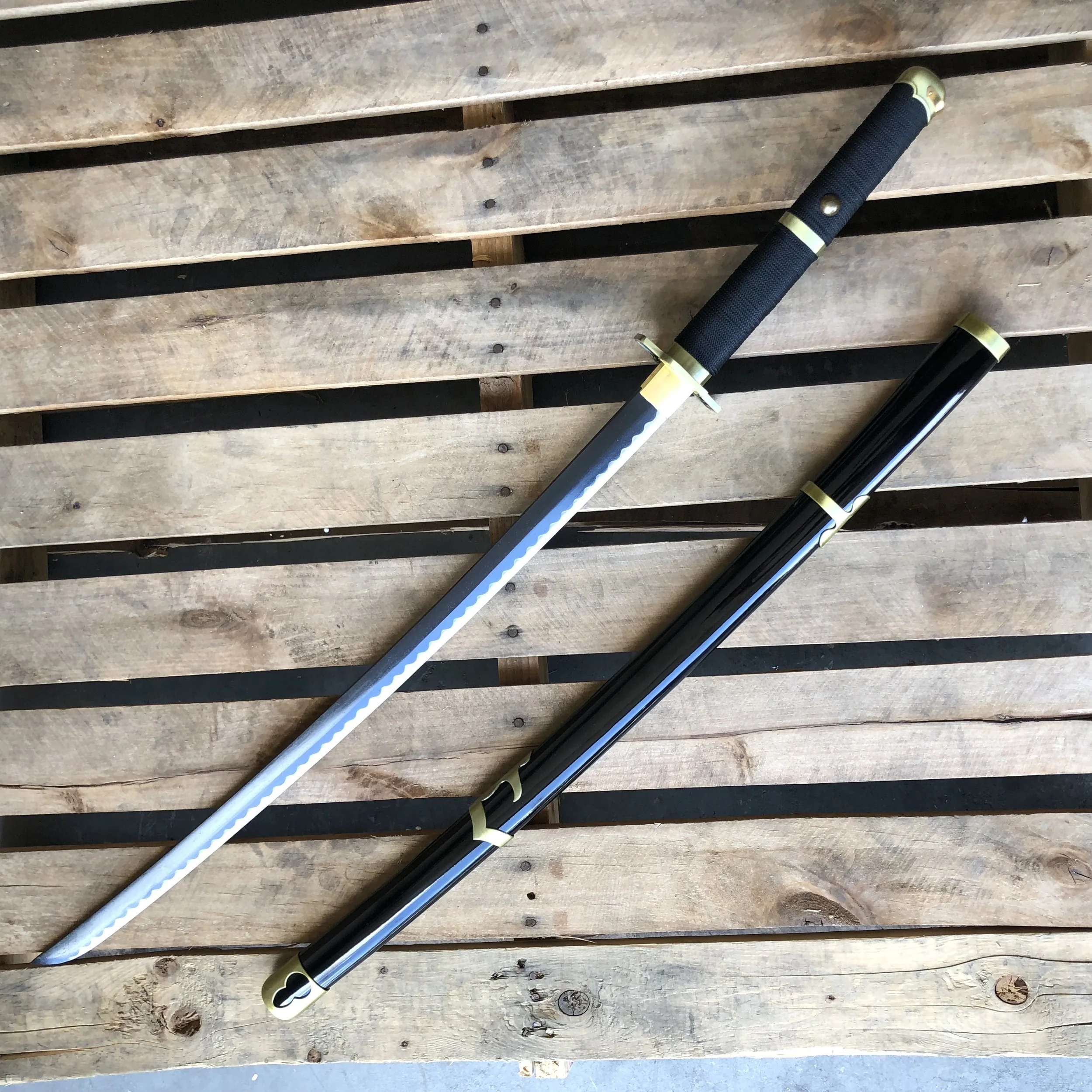 Katana One Piece Roronoa Zoro Meitou Yubashiri Filo Maximo — Armaduras ...