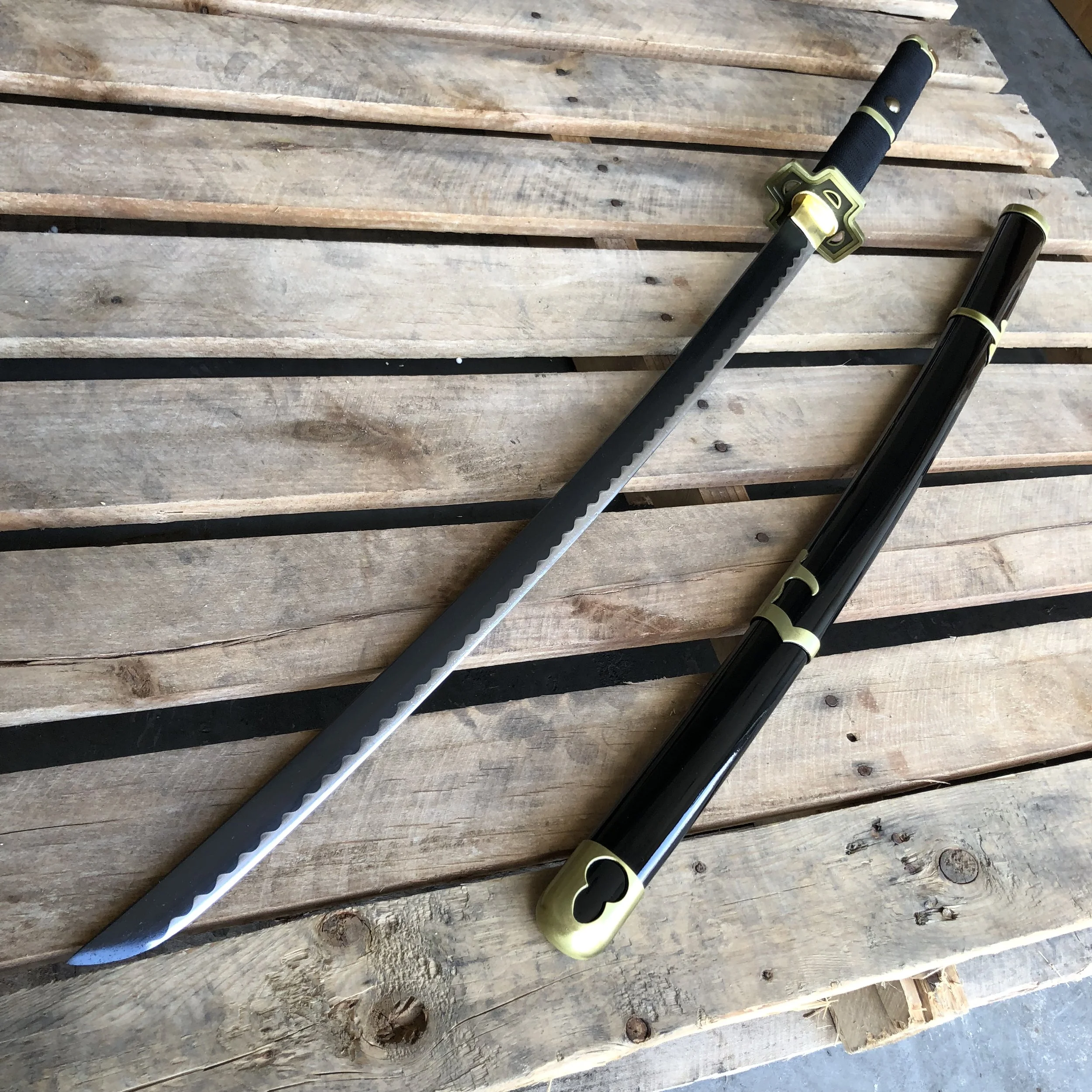 Katana One Piece Roronoa Zoro Meitou Yubashiri Filo Maximo — Armaduras ...