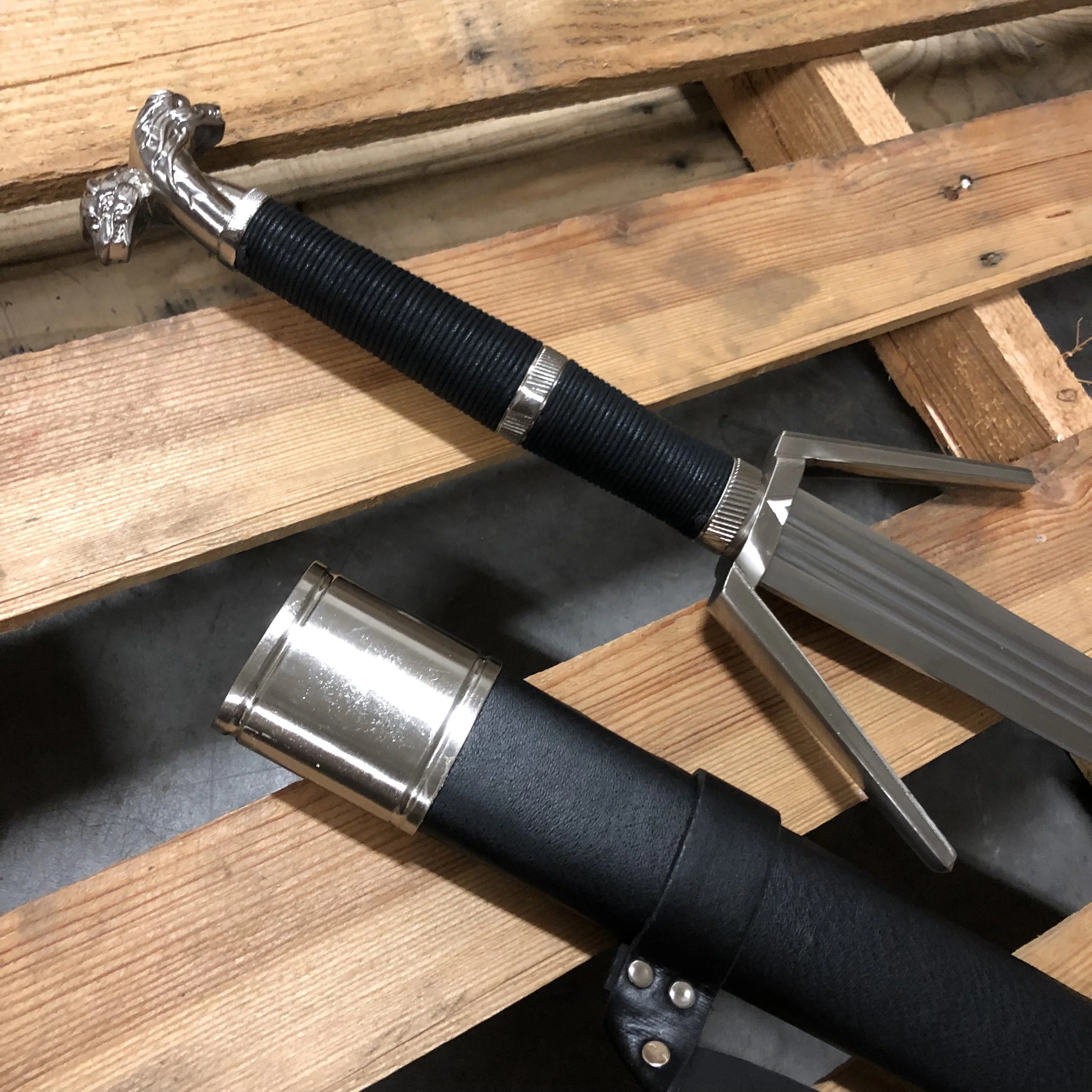 Daga de Loki Laufeyson — Armaduras Medievales