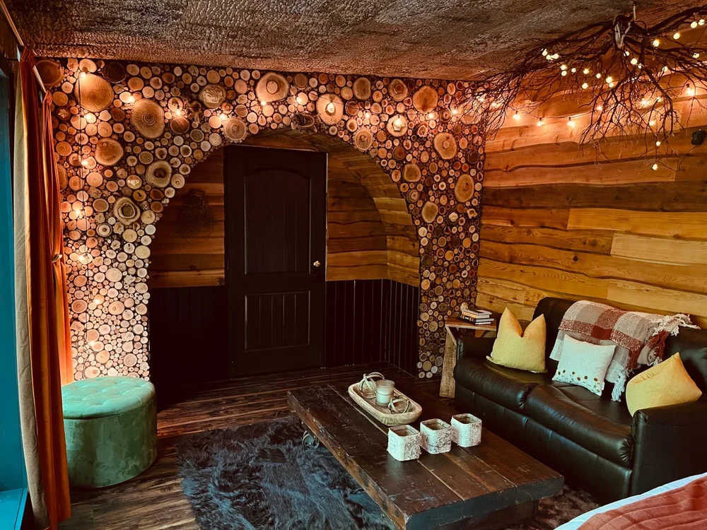 A-Frame Photo Gallery and Details — Detach Primitive