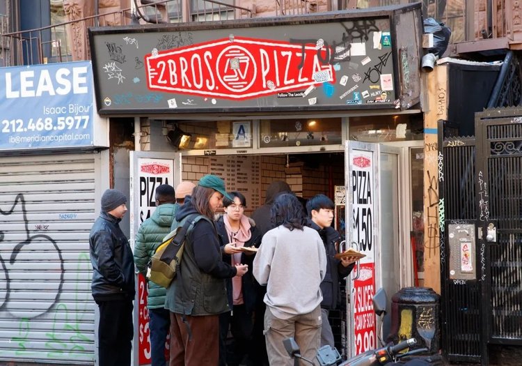 The 12 Best Places to Eat in Times Square on a Budget