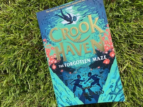 Crookhaven: The Forgotten Maze — Through the Bookshelf