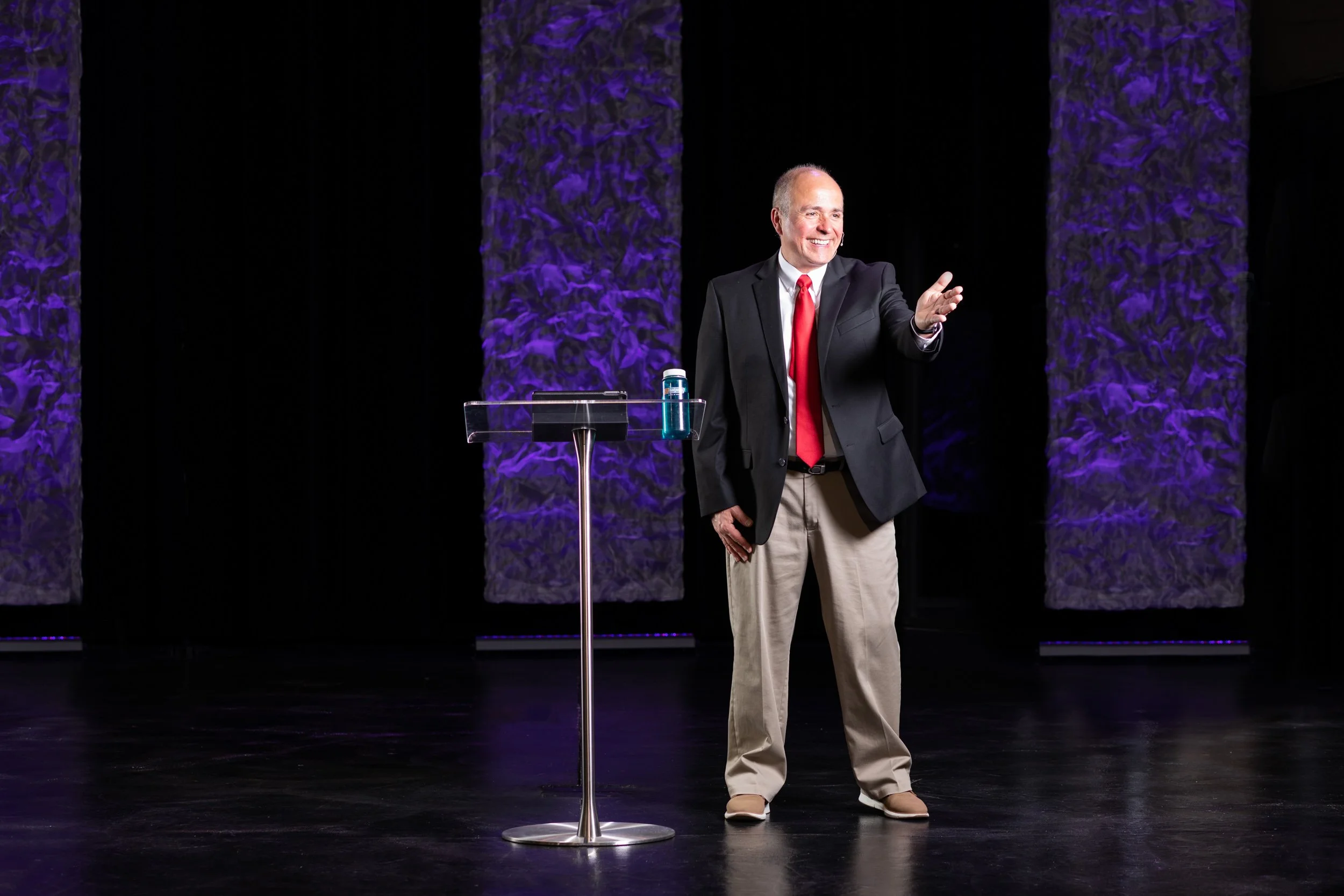 Book Jones Today! — Jones Loflin - Keynote Speaker, Author, & Coach