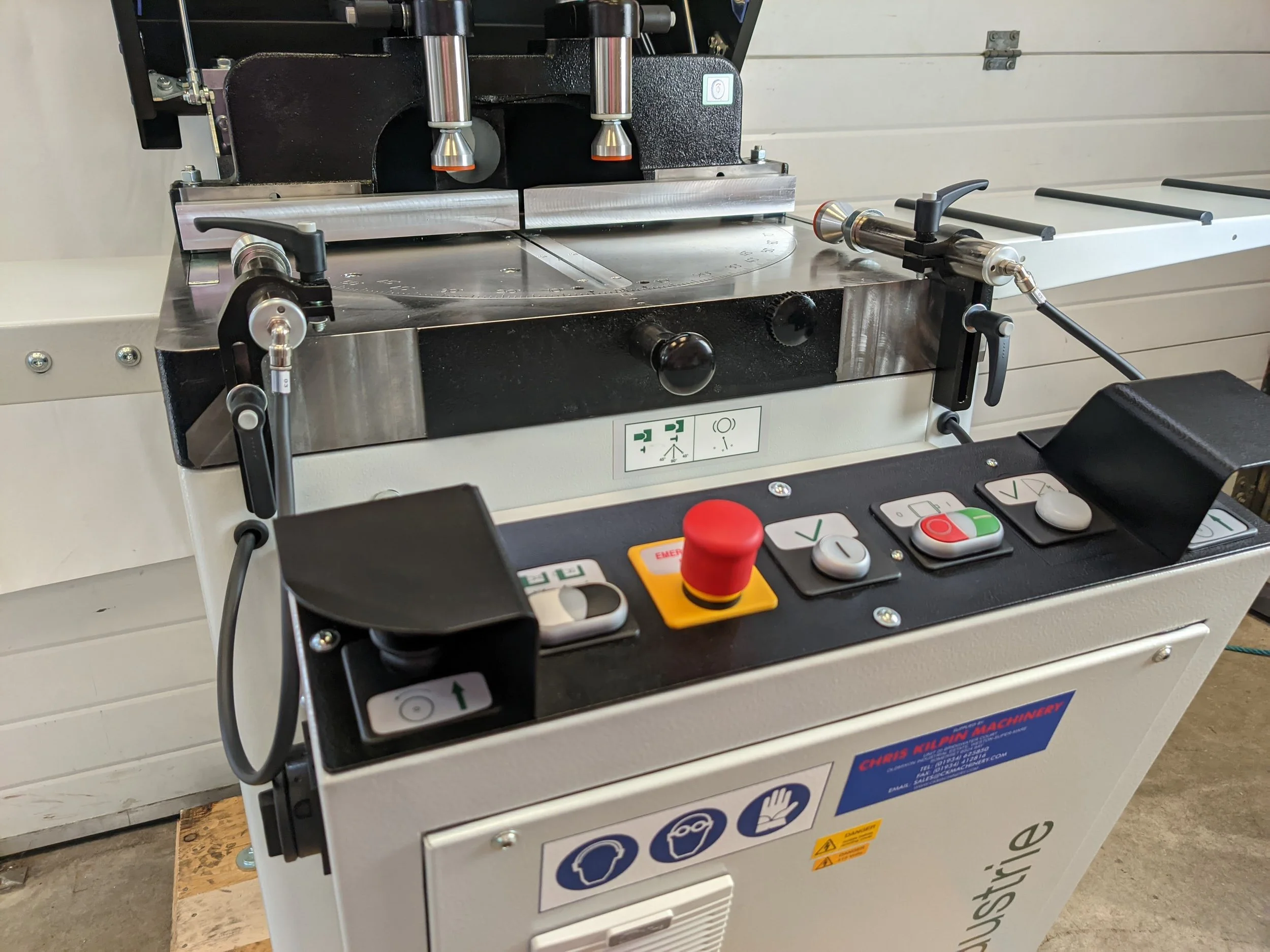 FOM Industrie Panda 400 Upstroke Saw — Chris Kilpin Machinery