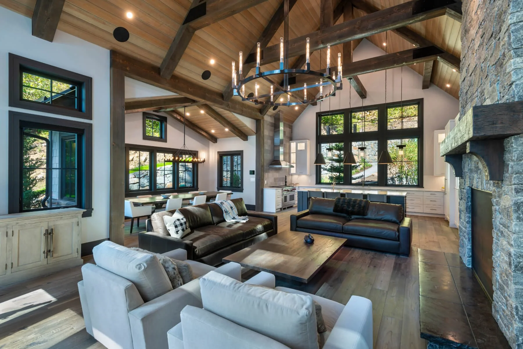 Lake House Mountain Style Bronson Design