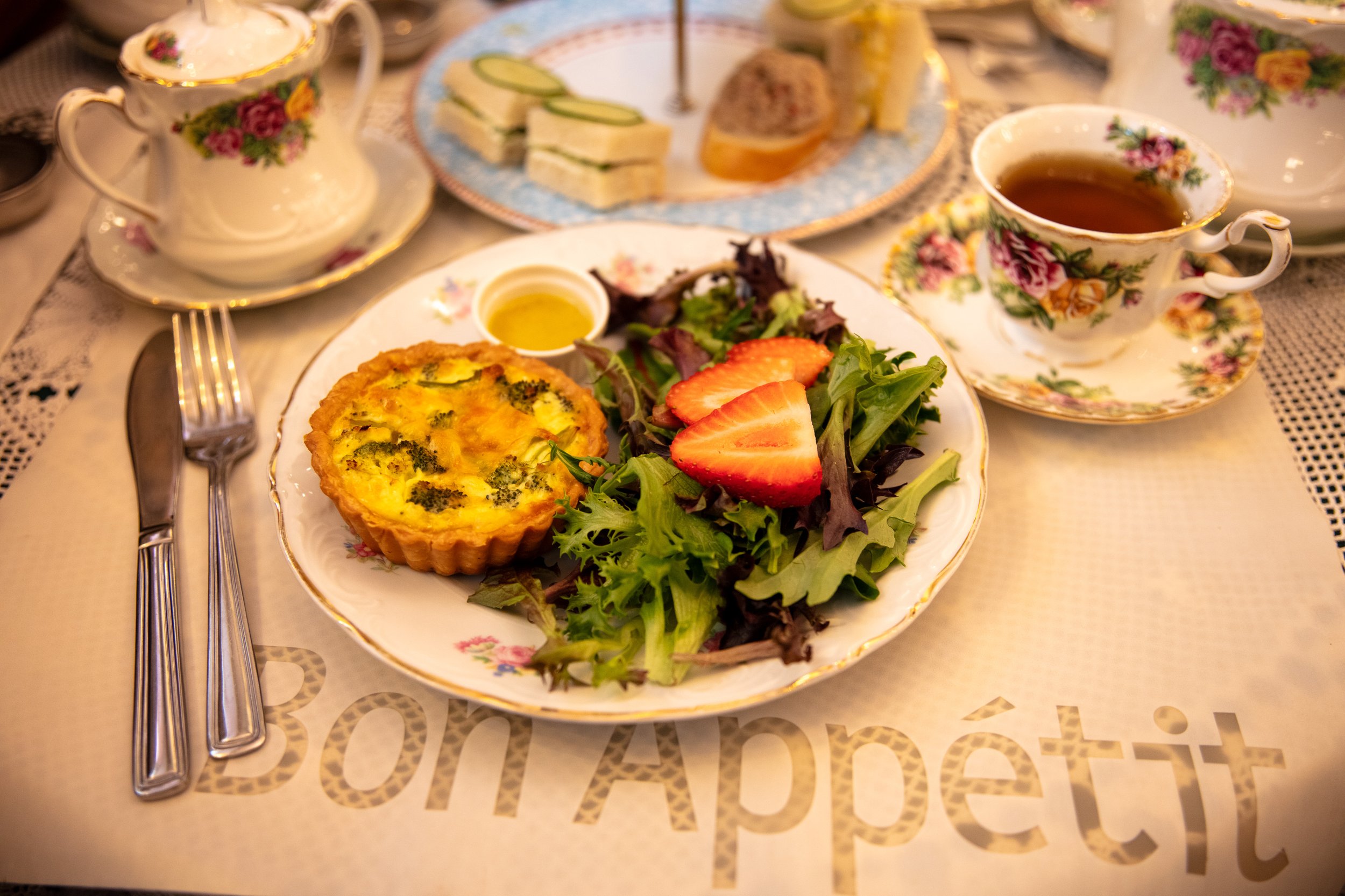 After Queen Tea Shop