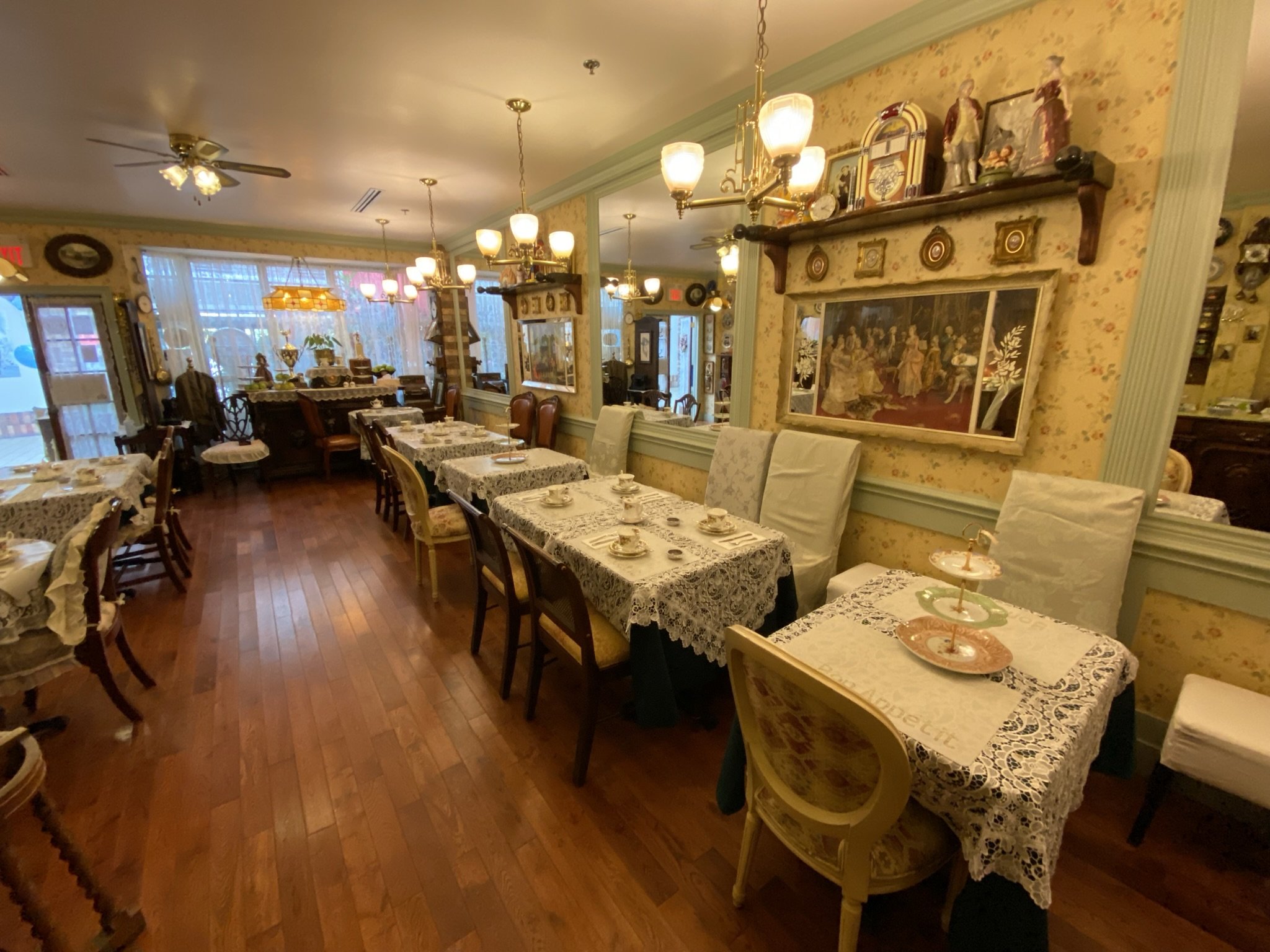 After Queen Tea Shop