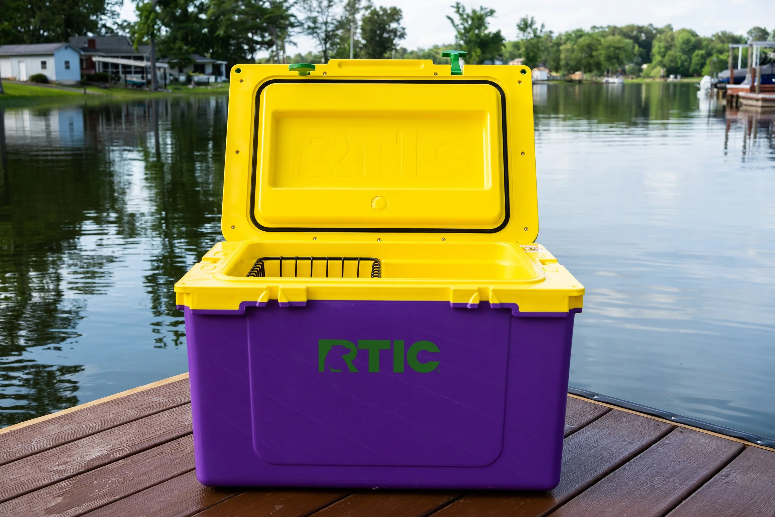 Purple Martin Pontoon Rentals