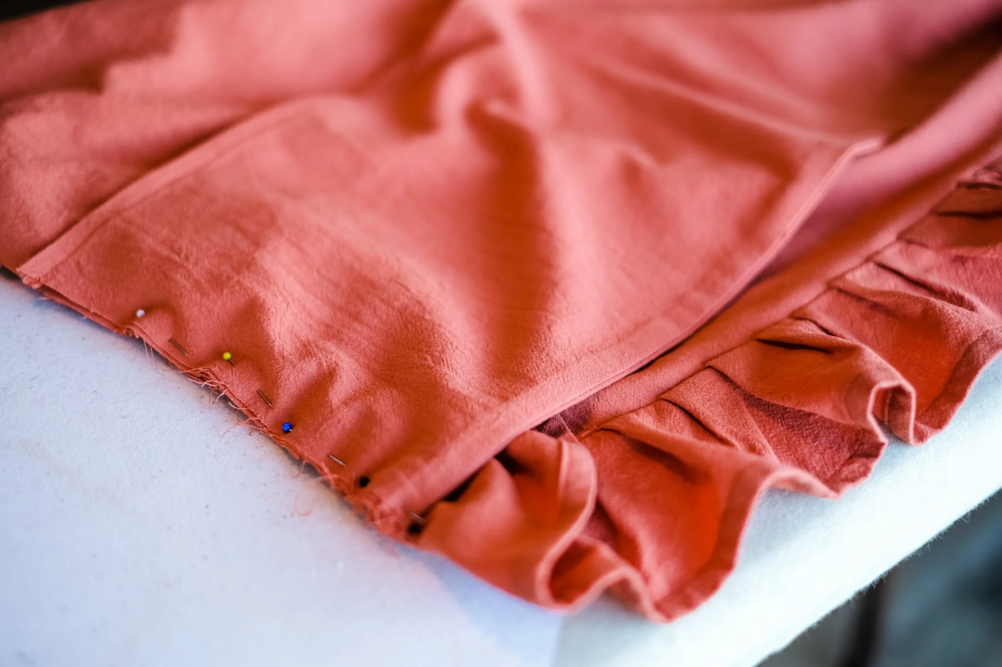 DIY TUTORIAL: HOW TO MAKE RUFFLED PILLOWCASES — Sycamore Road Patterns