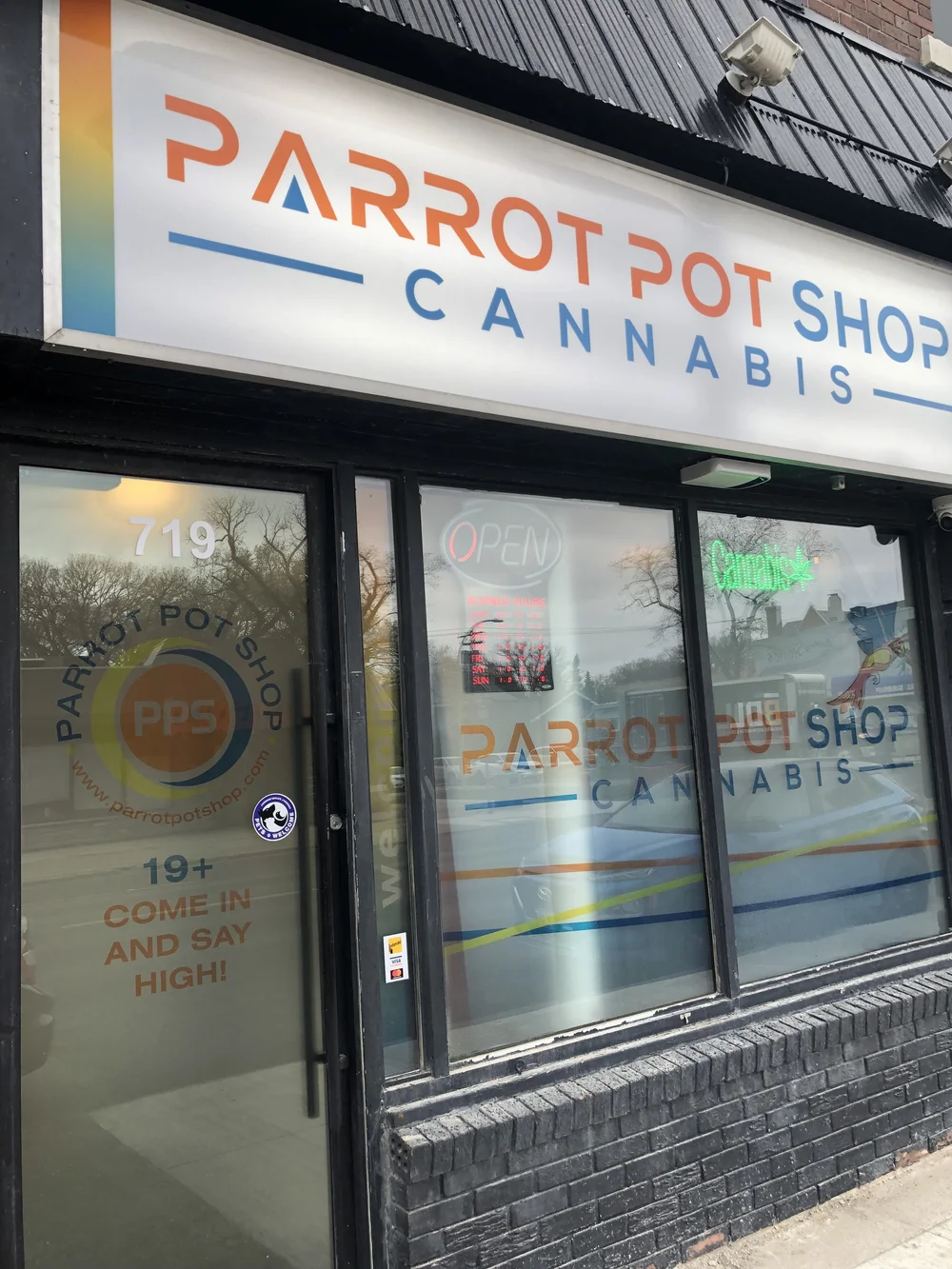 Parrot Pot Shop | Home