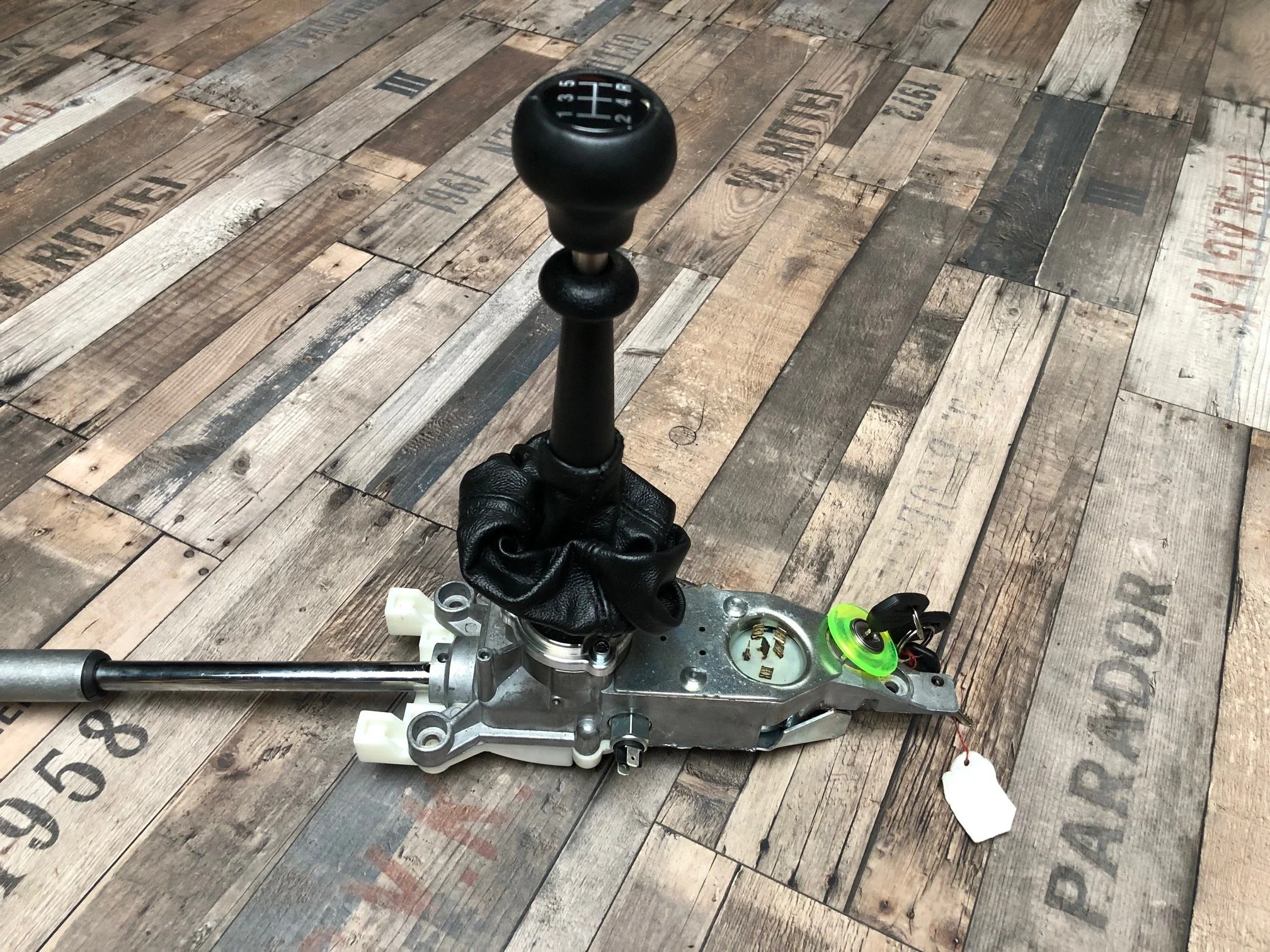 Gear selector assembly complete SAAB 900 Classic — HEMIsphere Garage