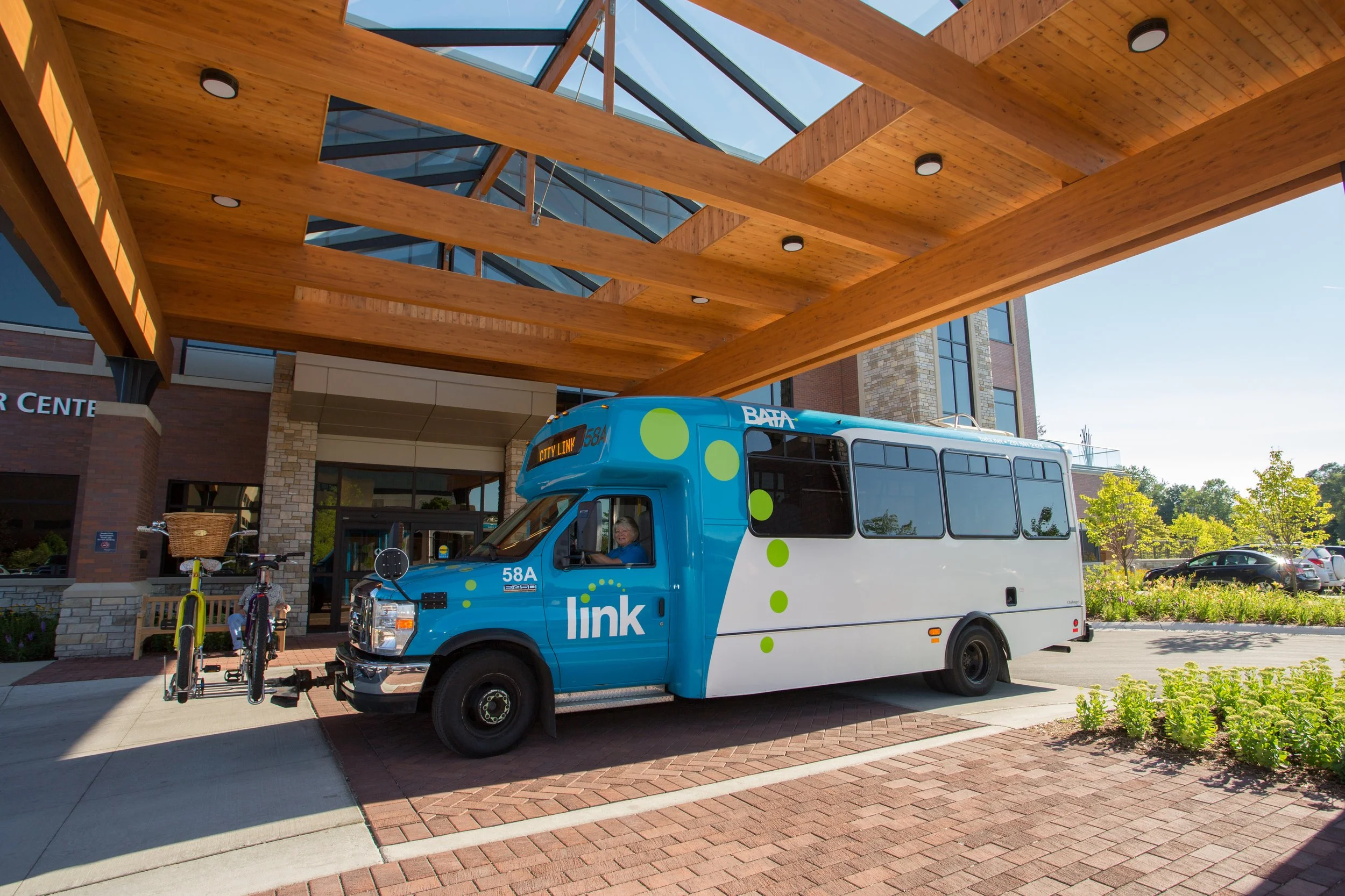 Airport Transportation — Alexandra Inn