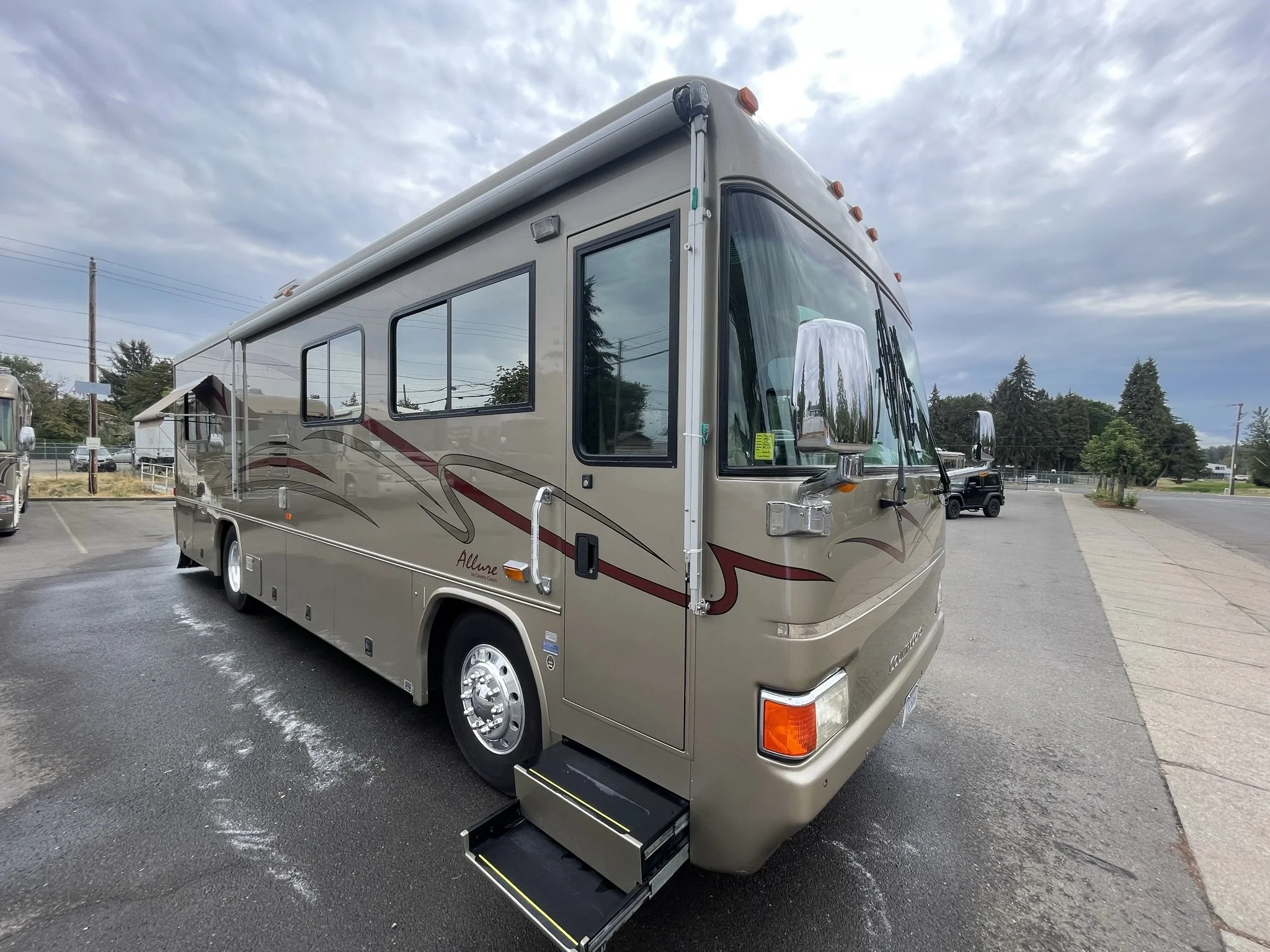 Kenai Coach Sales
