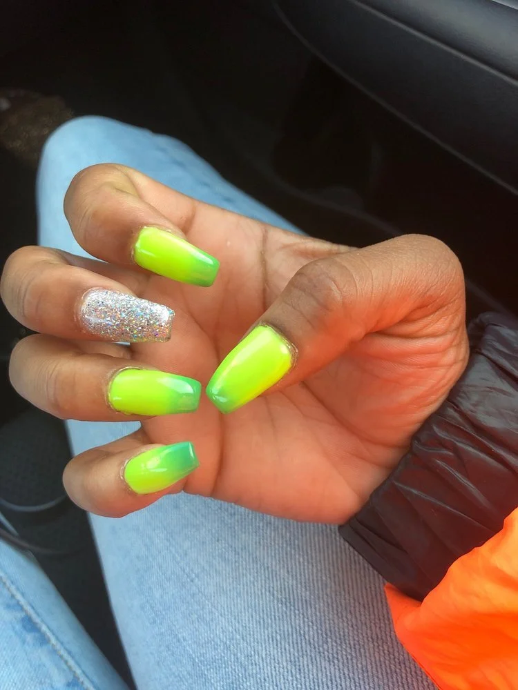 L & L Nail Care — Laurel District Association