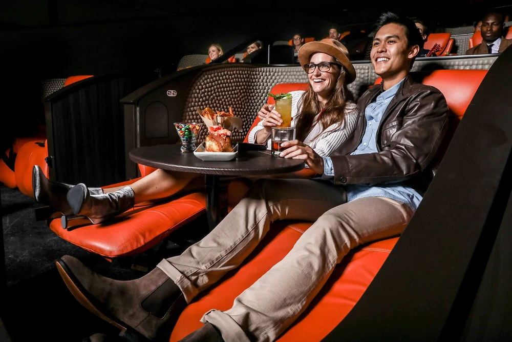 IPIC Theaters | RIVER OAKS DISTRICT