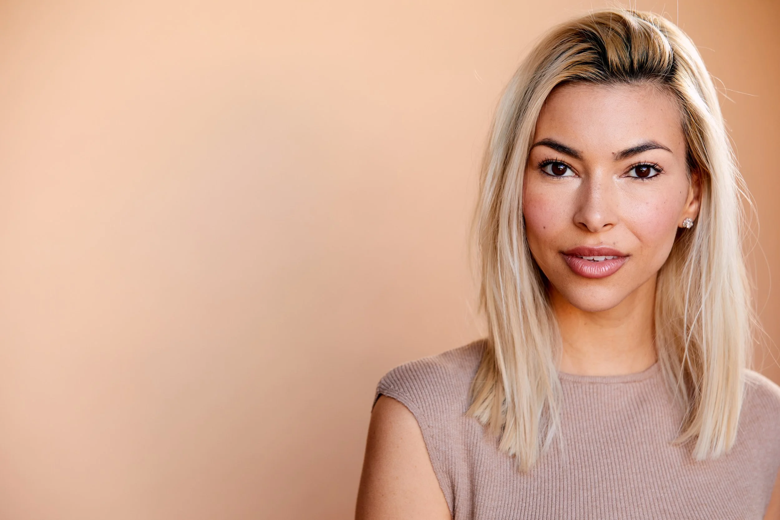 Bio — Noelle Victoria