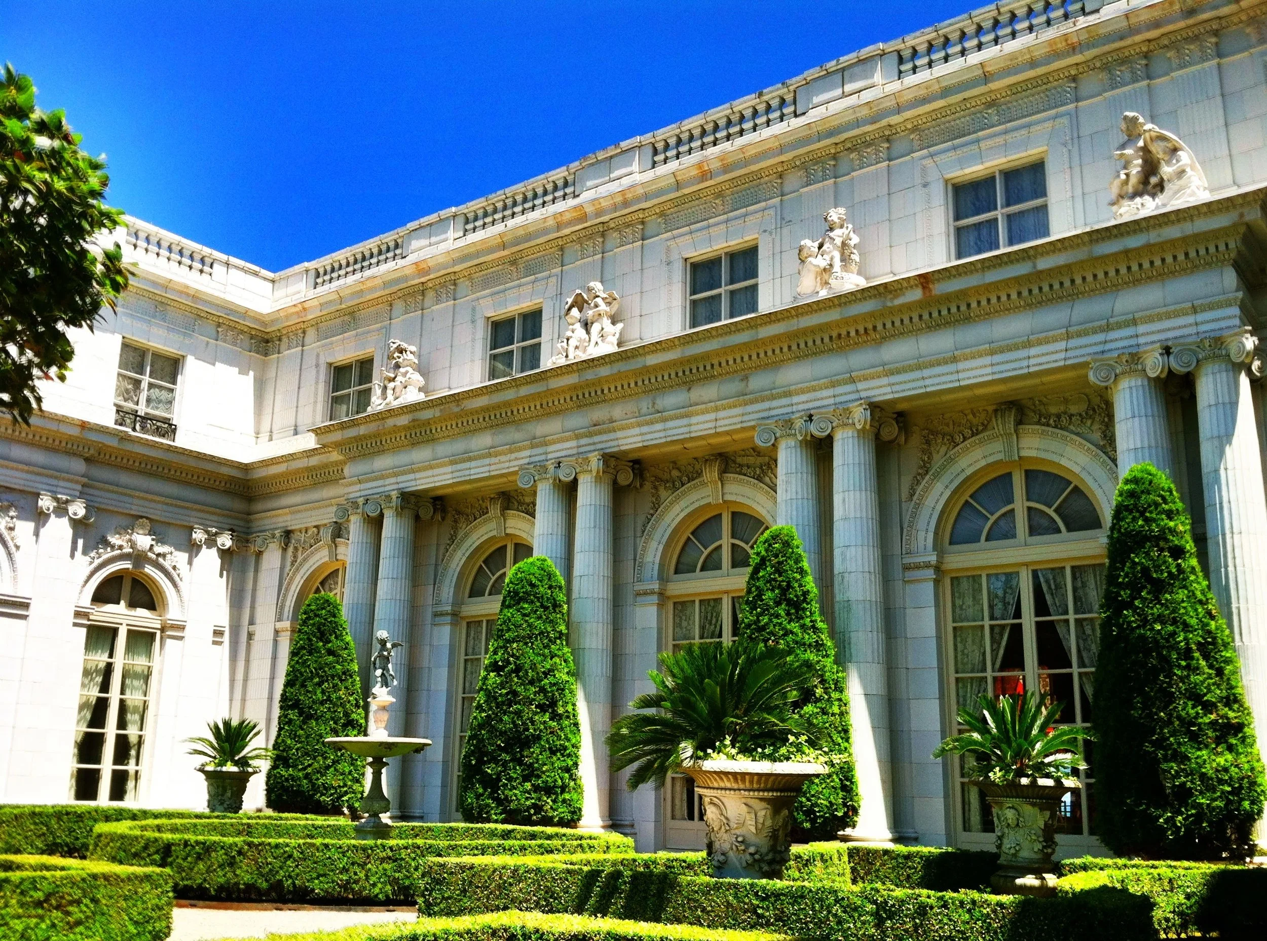 The Largest Private Ballroom in Newport - Rosecliff — GET OUT N ABOUT ...