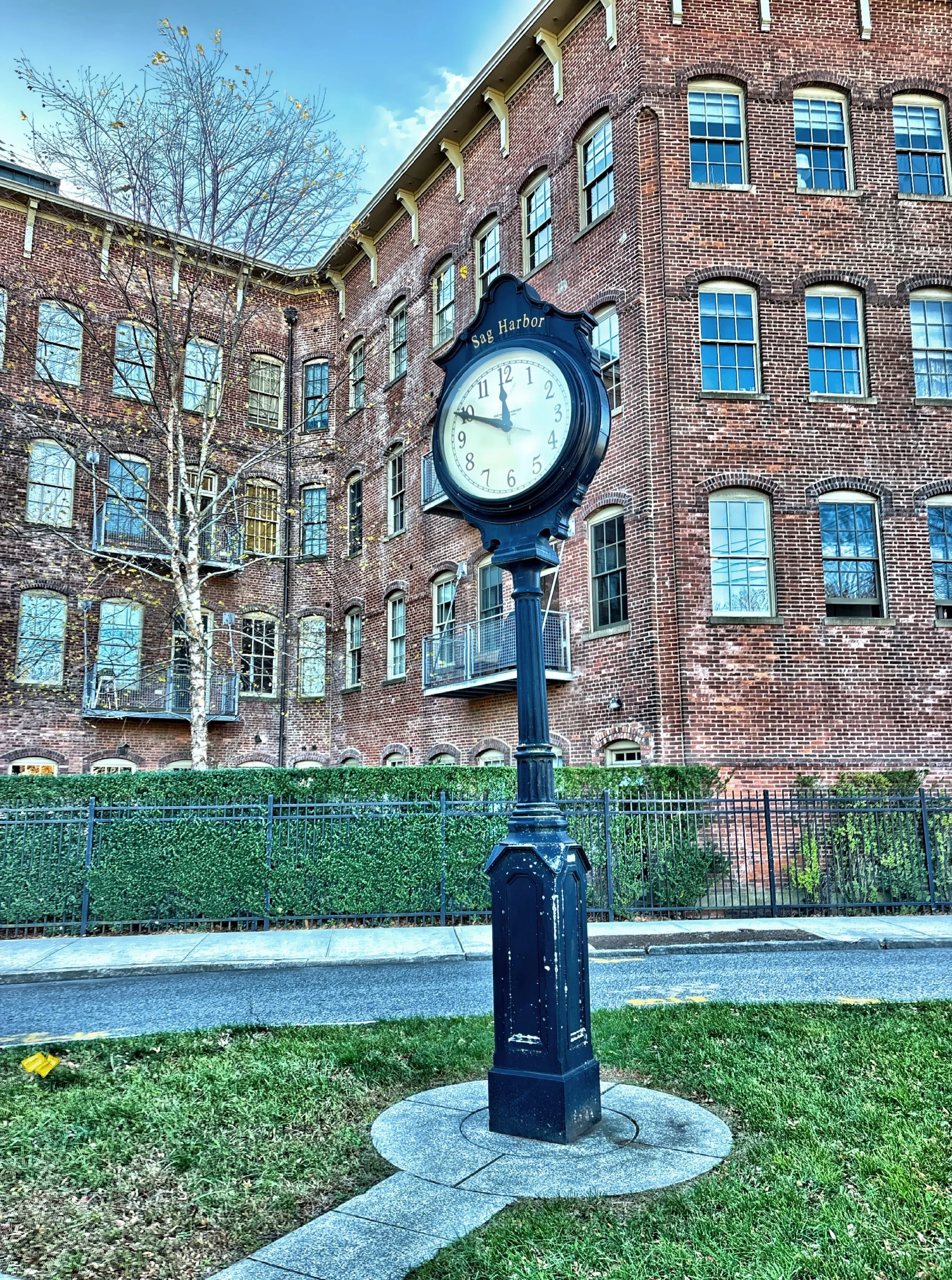 Attracting Celebrities While Maintaining Its Village Charm - Sag Harbor ...