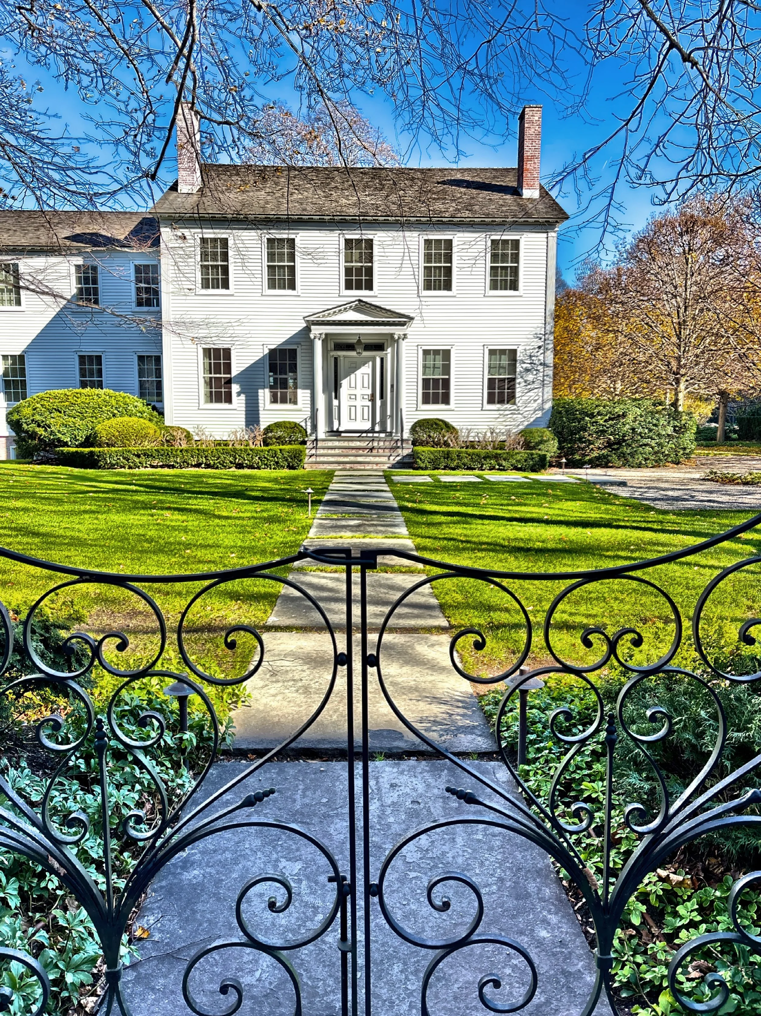 Attracting Celebrities While Maintaining Its Village Charm - Sag Harbor ...