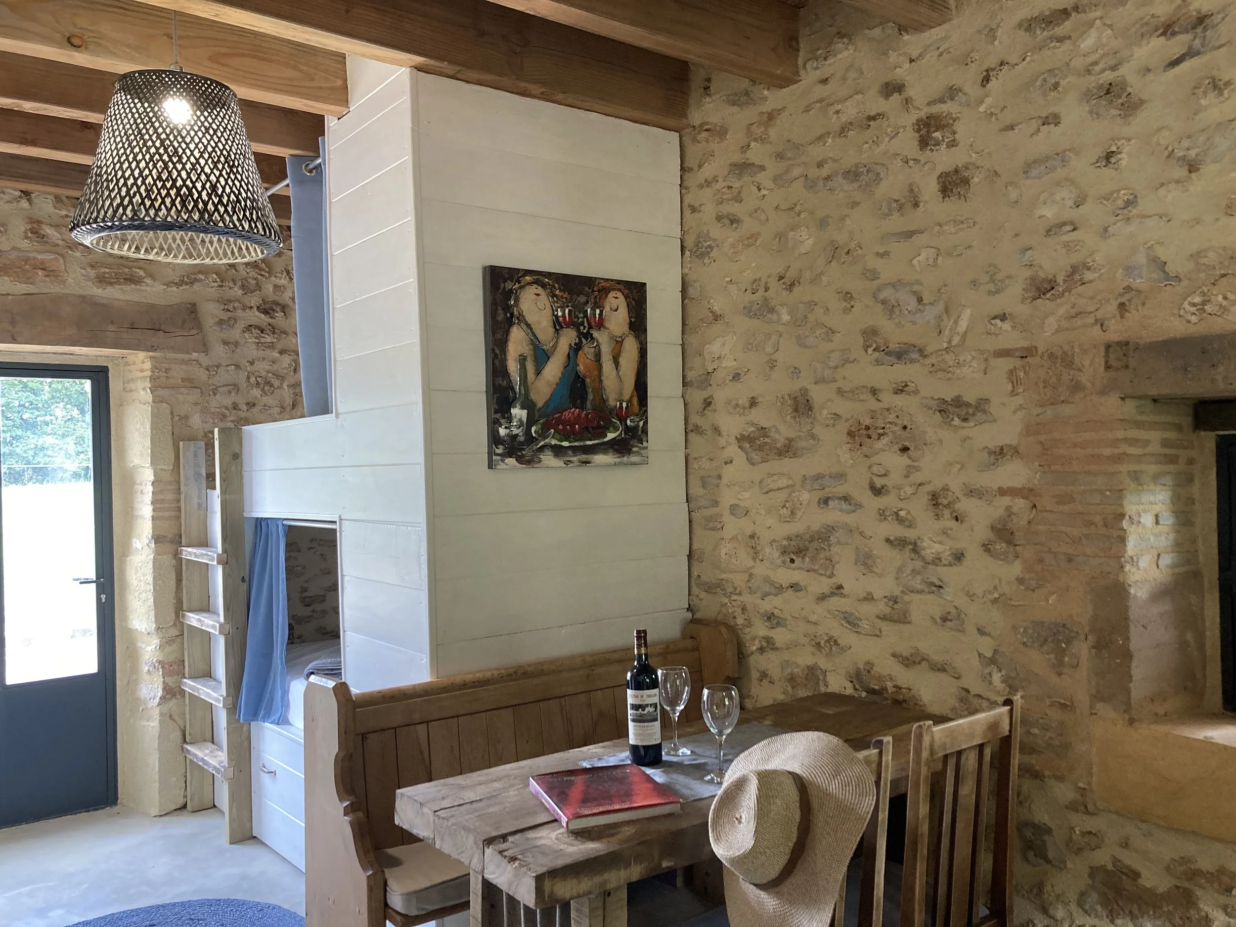 Stylish self catering holiday apartments close to Monpazier.