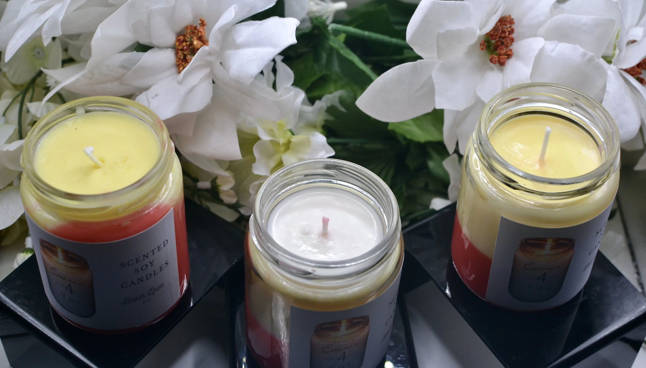 Essence 4 You -Our scented candle fragrance fills the room