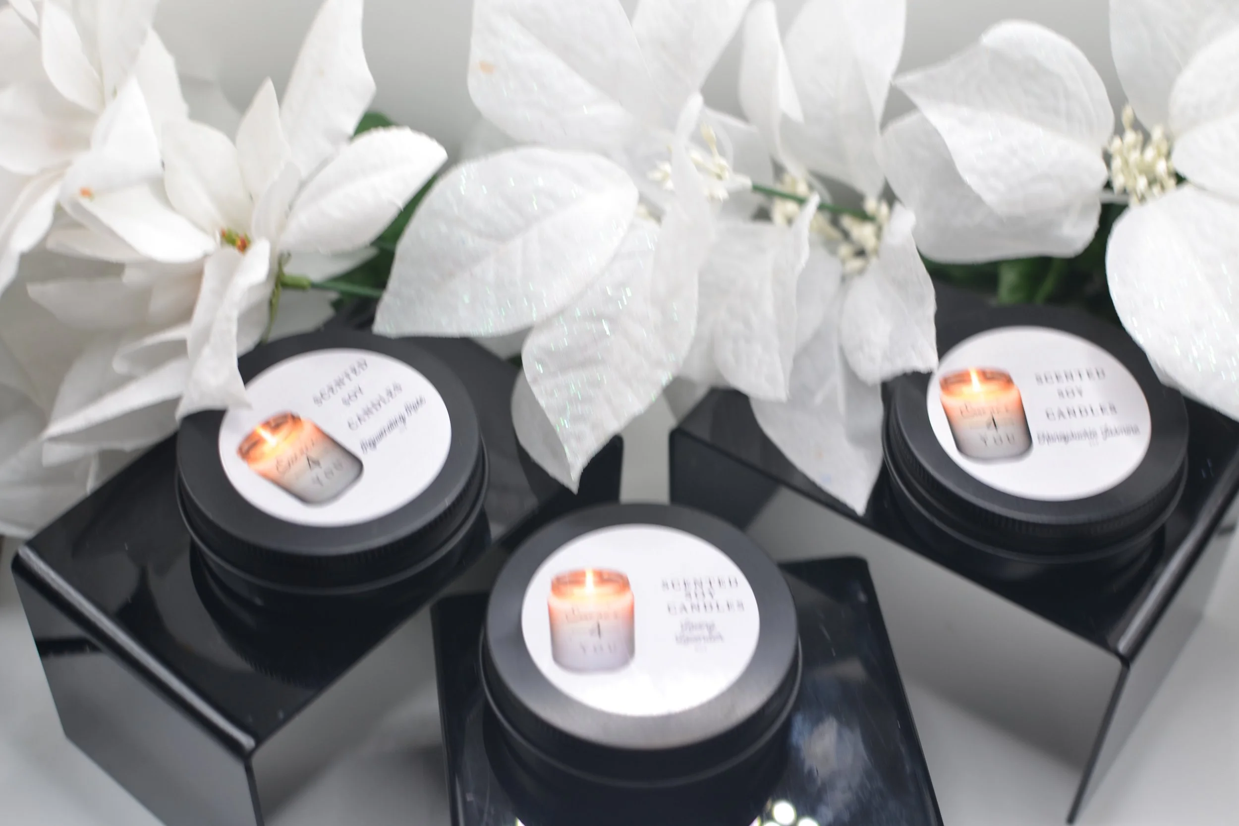 Essence 4 You -Our scented candle fragrance fills the room