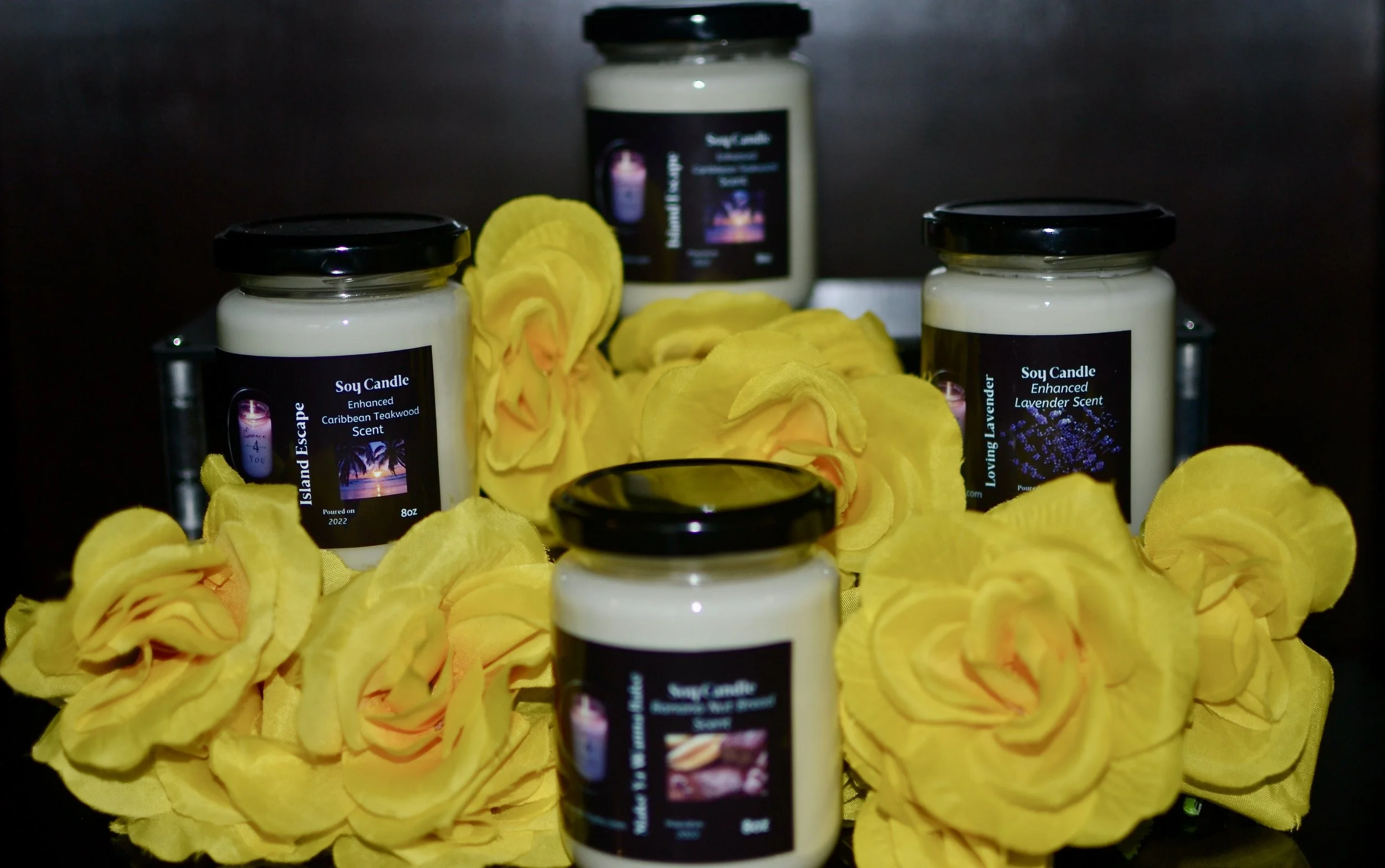 Essence 4 You -Our scented candle fragrance fills the room