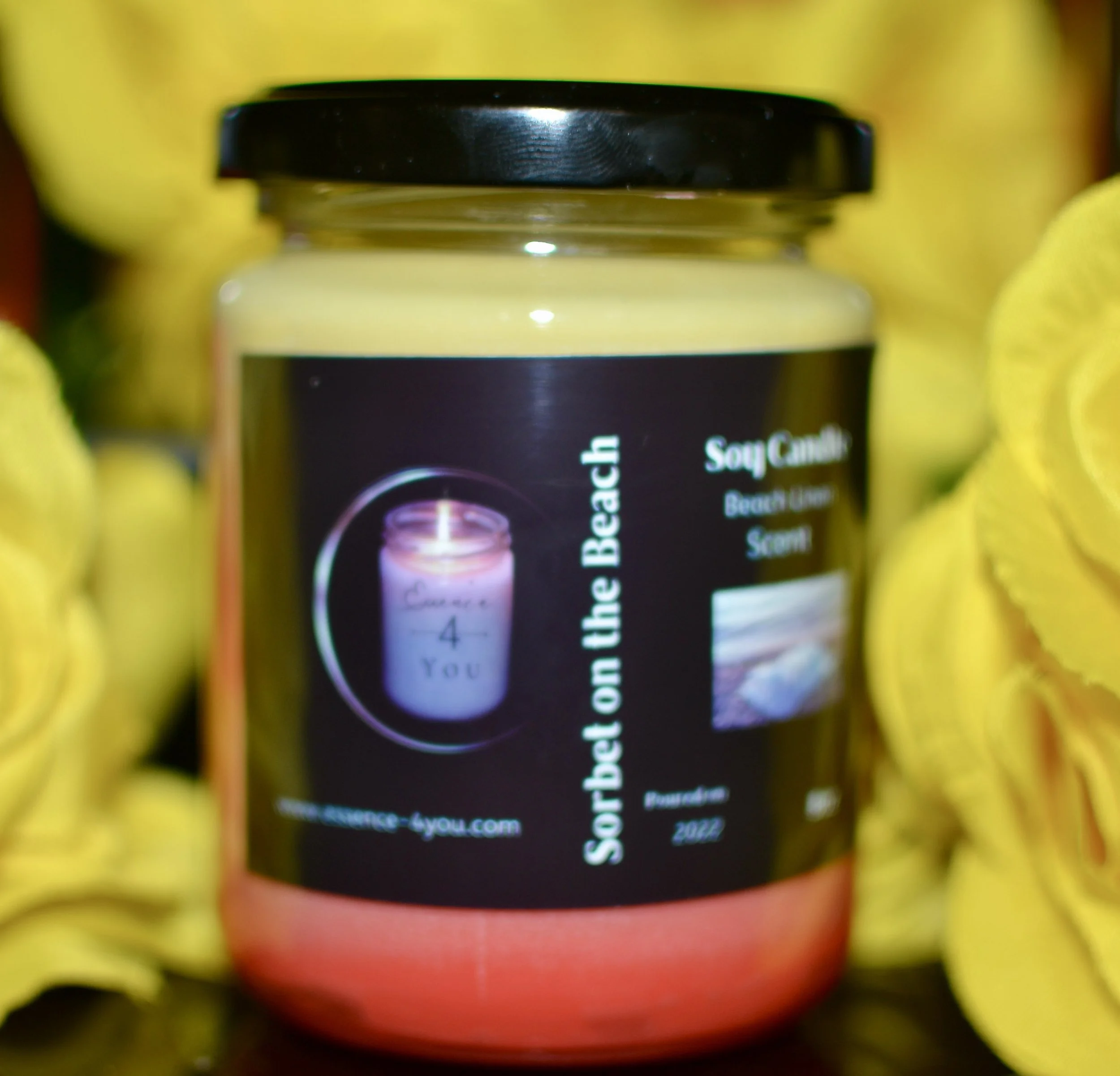 Essence 4 You -Our scented candle fragrance fills the room