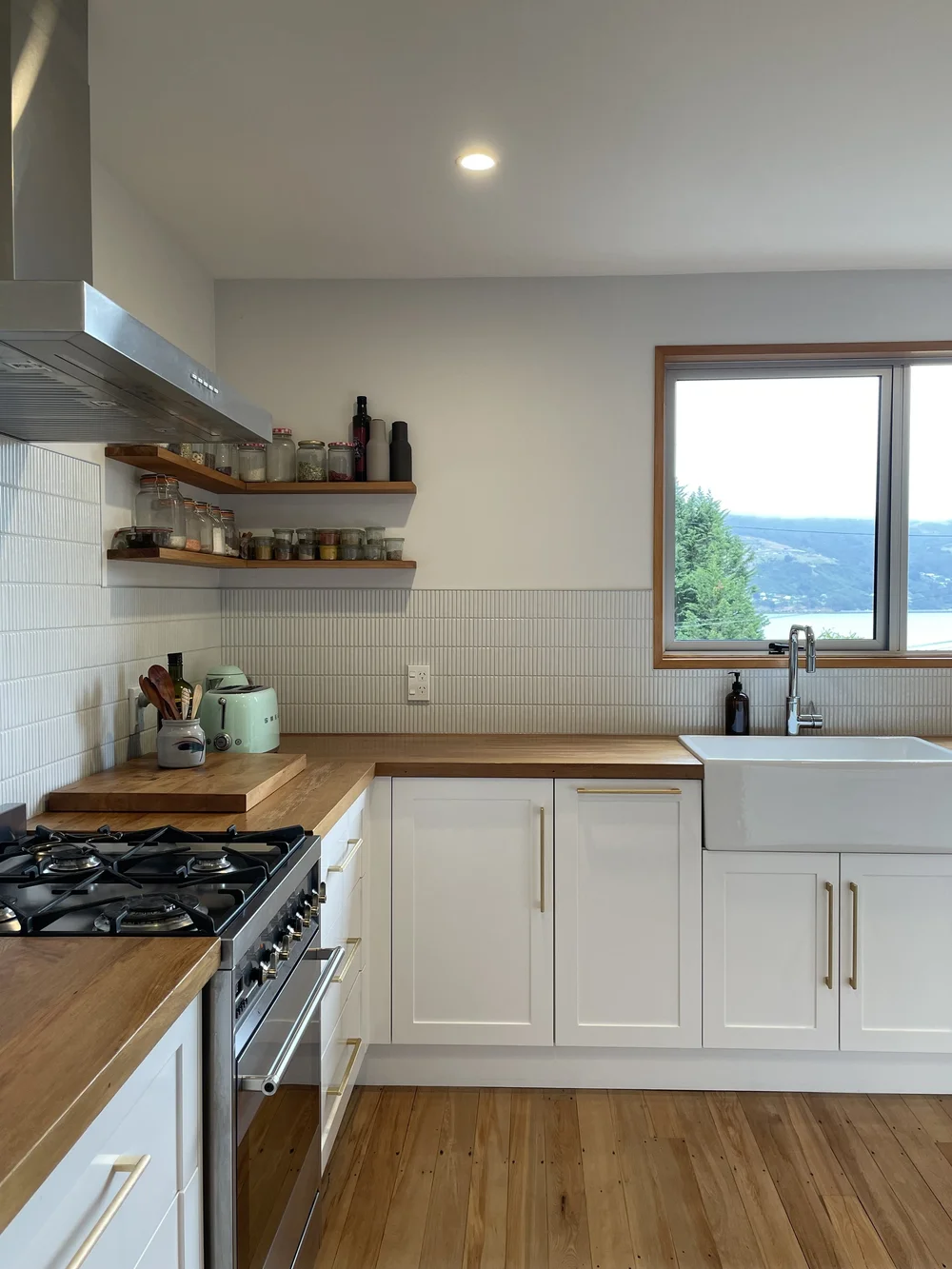 Coastal Calm | Farmhouse Kitchen Dunedin