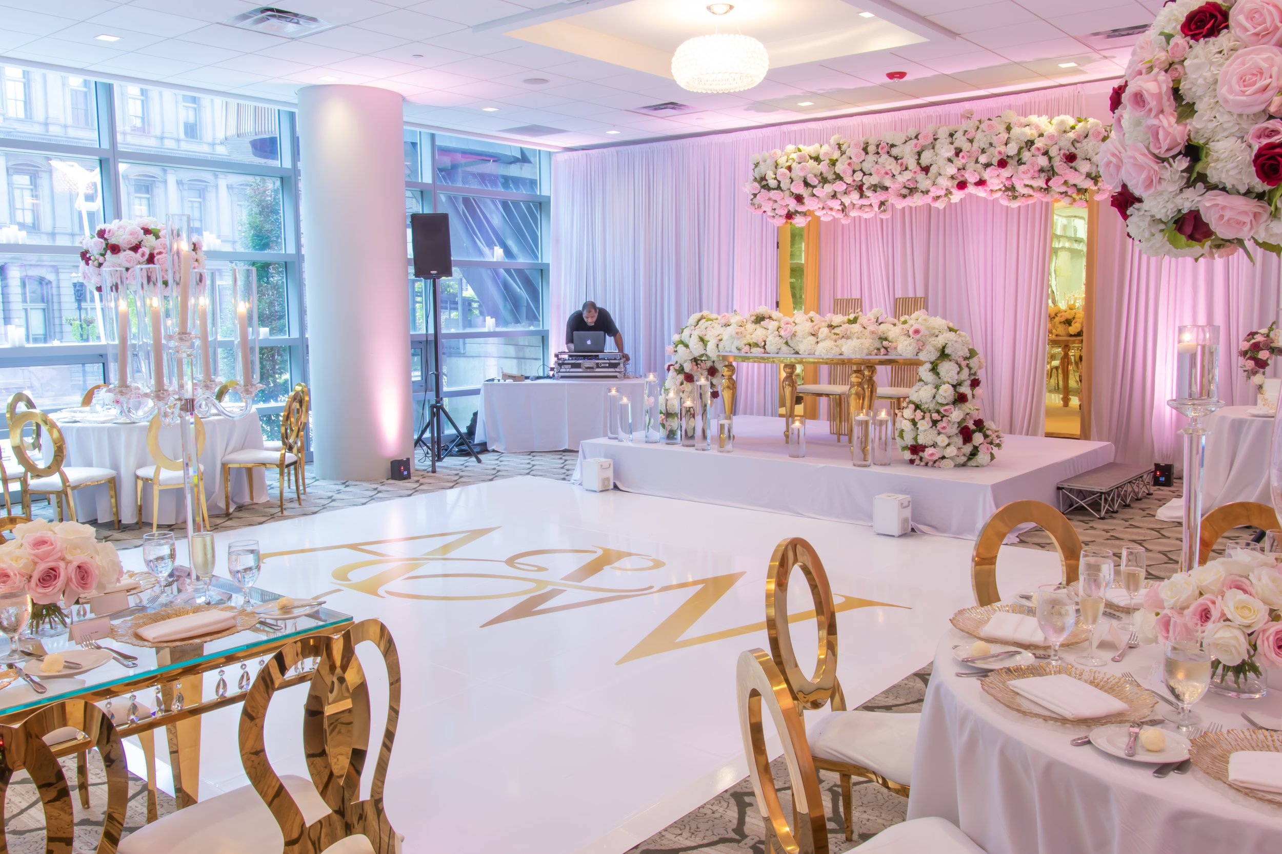 STAGE & DANCE FLOOR — CHAIR LUXE | St. Louis