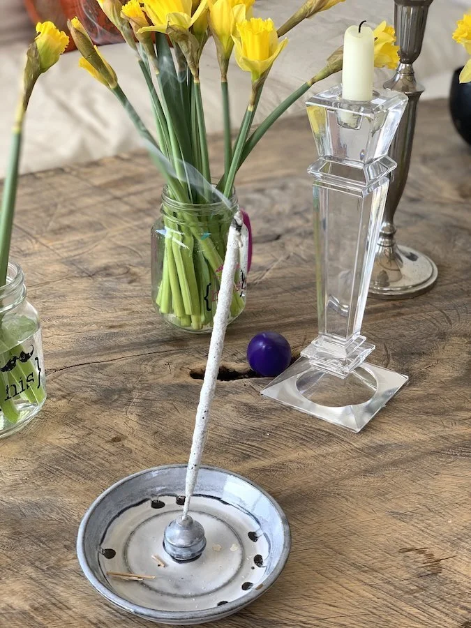 7 Handmade Ceramic Incense Holders For The Mindful Home — The Good Trade
