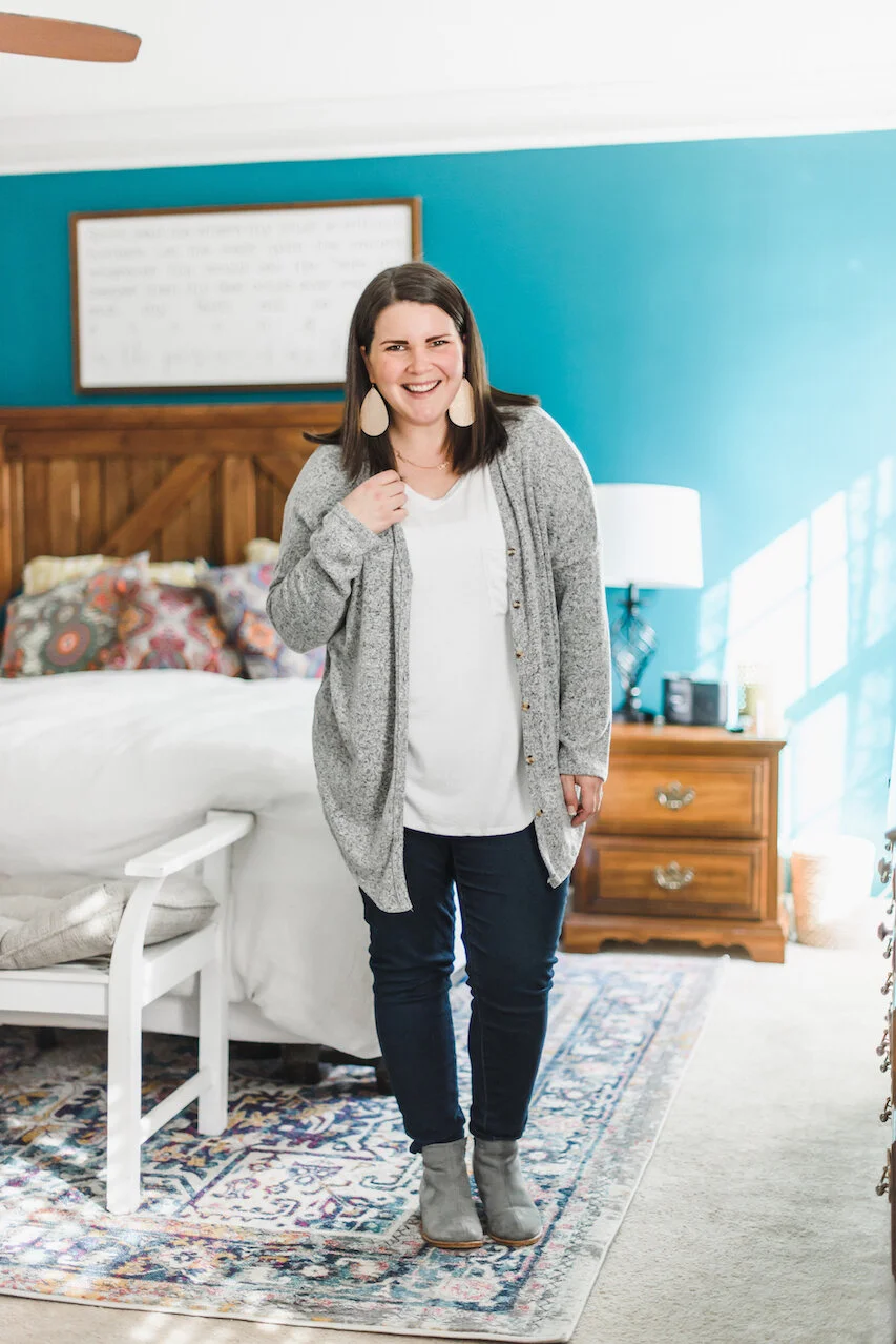 Week Of Outfits Series: A Week Of Wearing Only 7 Pieces For 7 Days With ...
