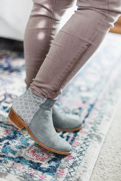 Week Of Outfits Series: A Week Of Wearing Only 7 Pieces For 7 Days With ...