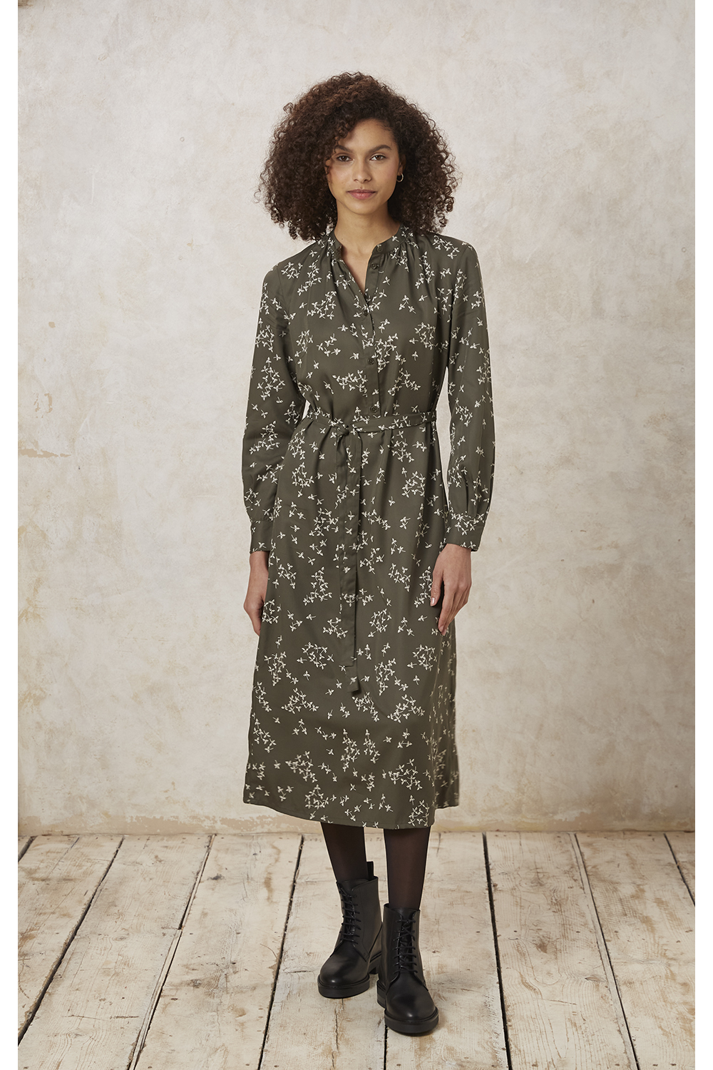 9 Work Dresses That You Can Wear In Any Office — The Good Trade