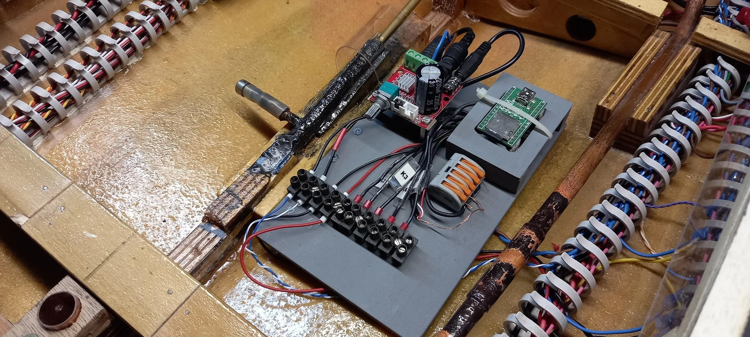 How To Build A Perfect Scale Model Of The 'Orca', The Boat From JAWS ...