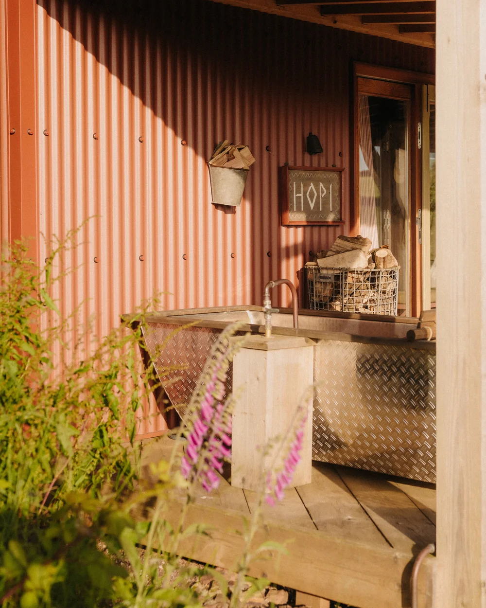 Cove Valley — Hopi Cabin, Devon UK