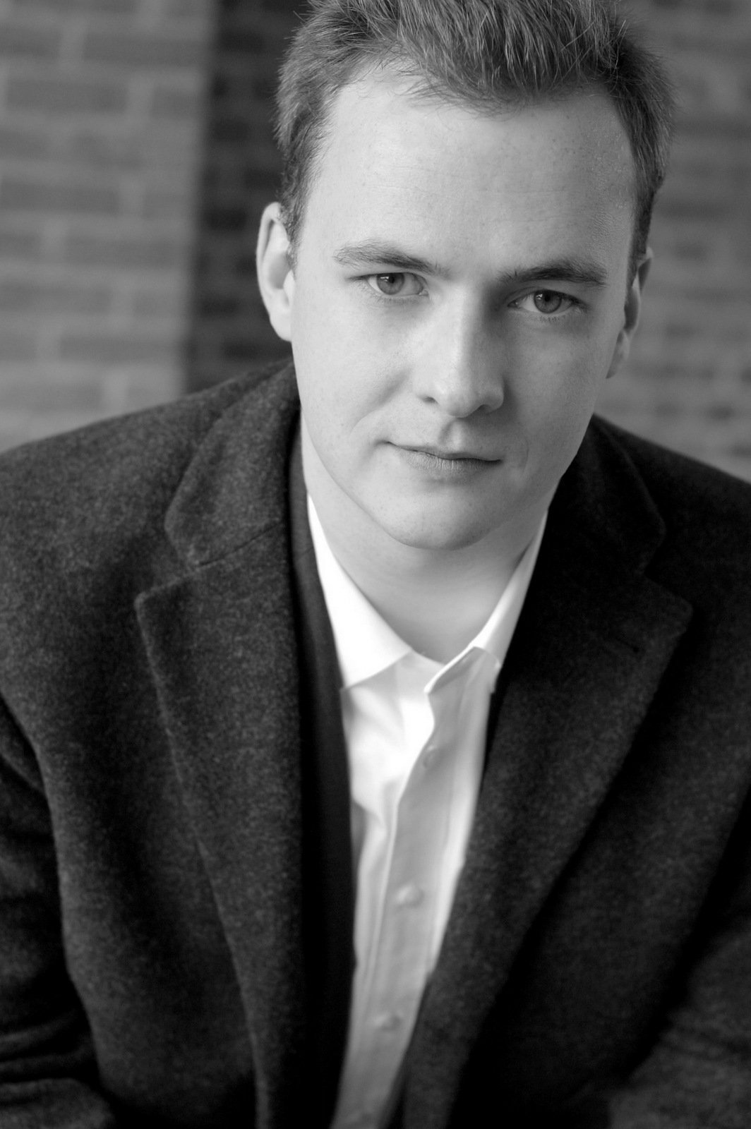 Biography of Michael Roche — Michael Roche - Baritone