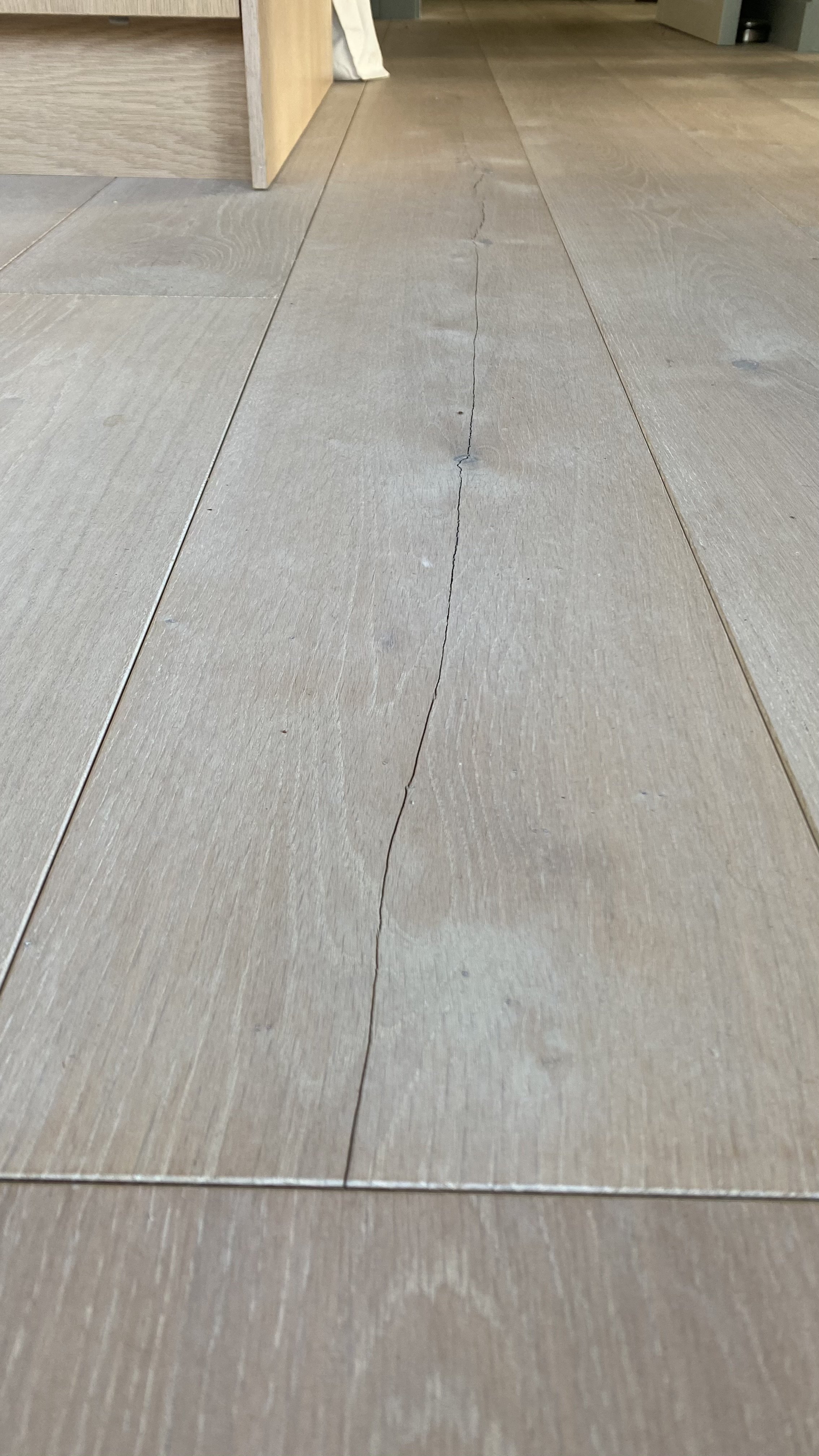 Hvorfor kan tørr luft skade parketten? — Kongelige Gulv