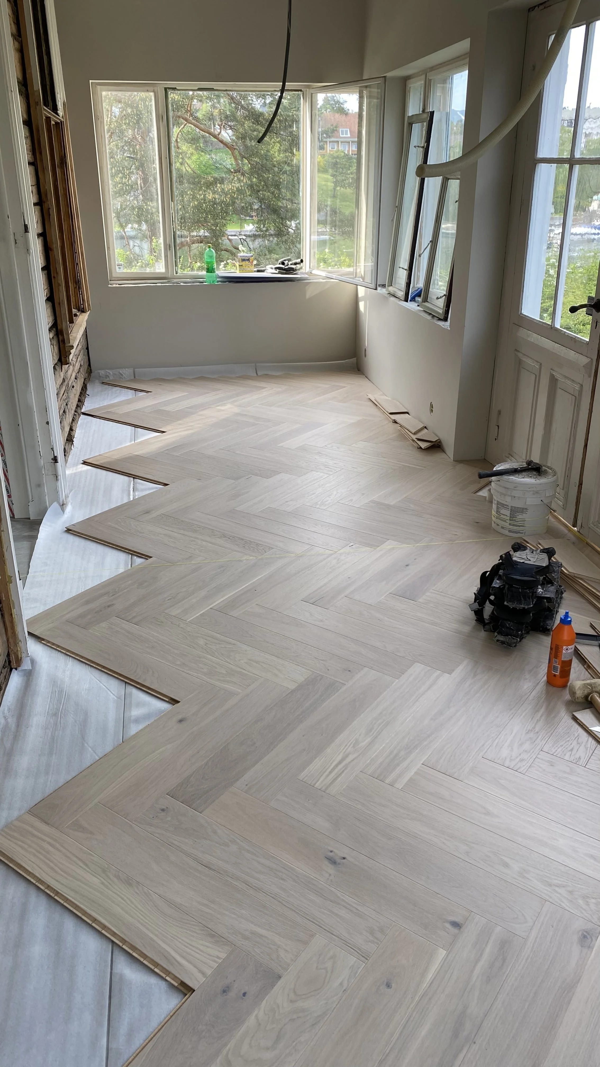 Legging av fiskebensparkett og parkett i trapp - Prosjekter — Kongelige ...