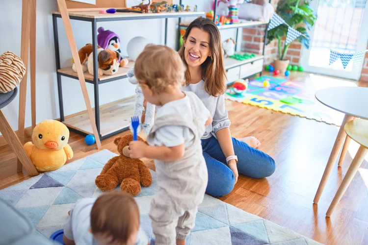 How getting face to face helps young children learn to talk — Toddler Talk