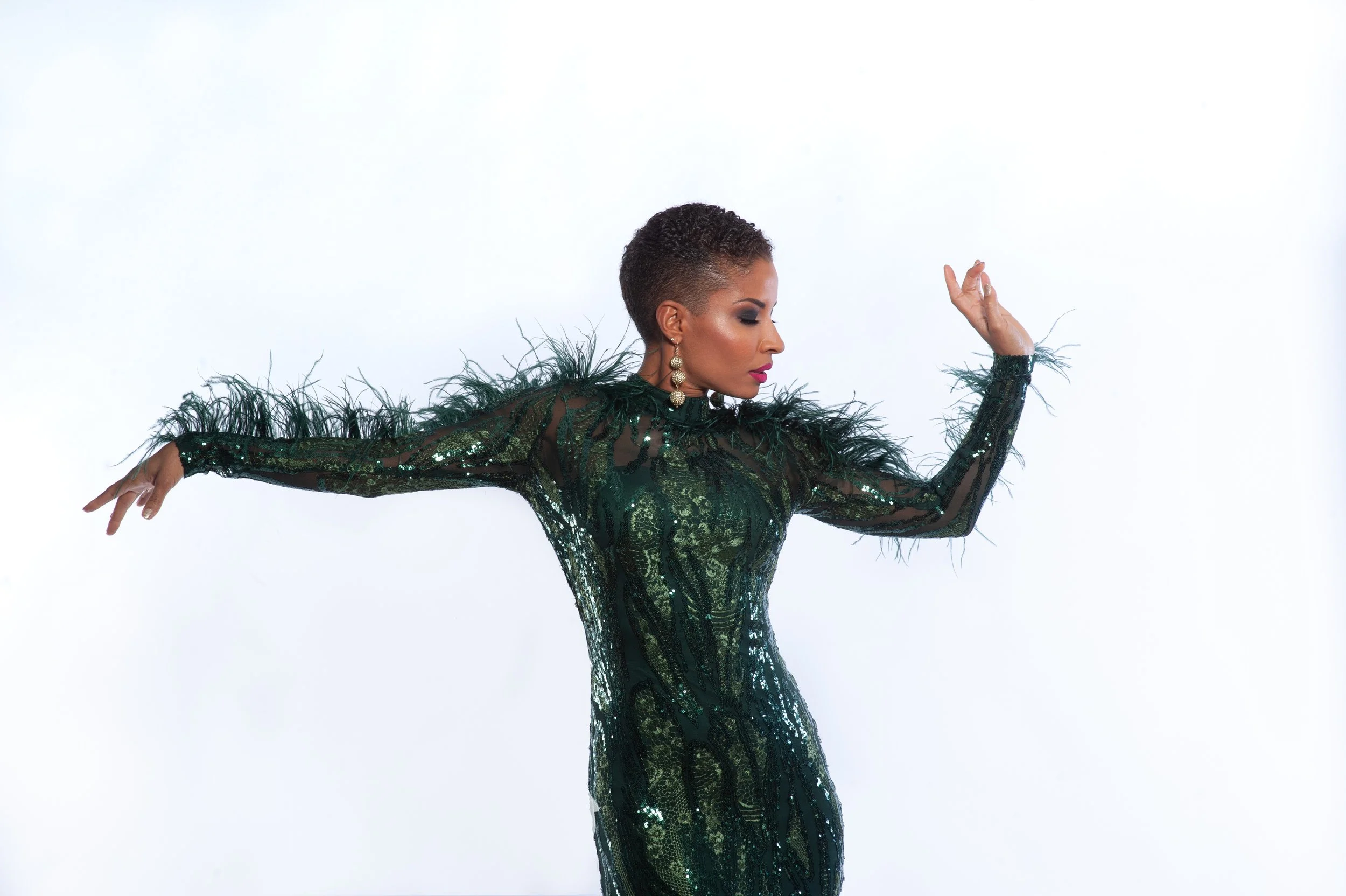 Bio — CRYSTAL STARK